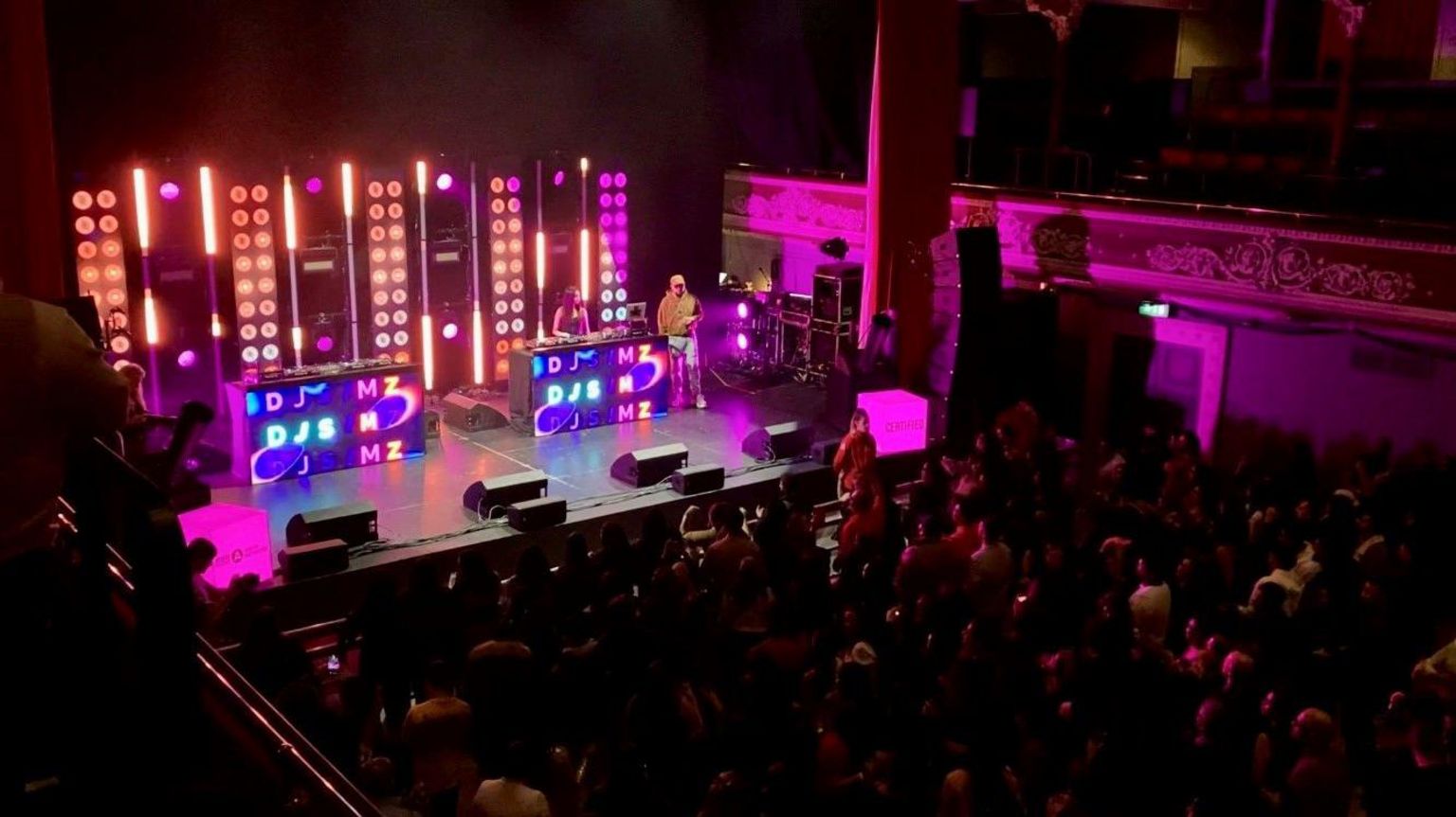Bradford hosts BBC Asian Network's Certified music roadshow - BBC News