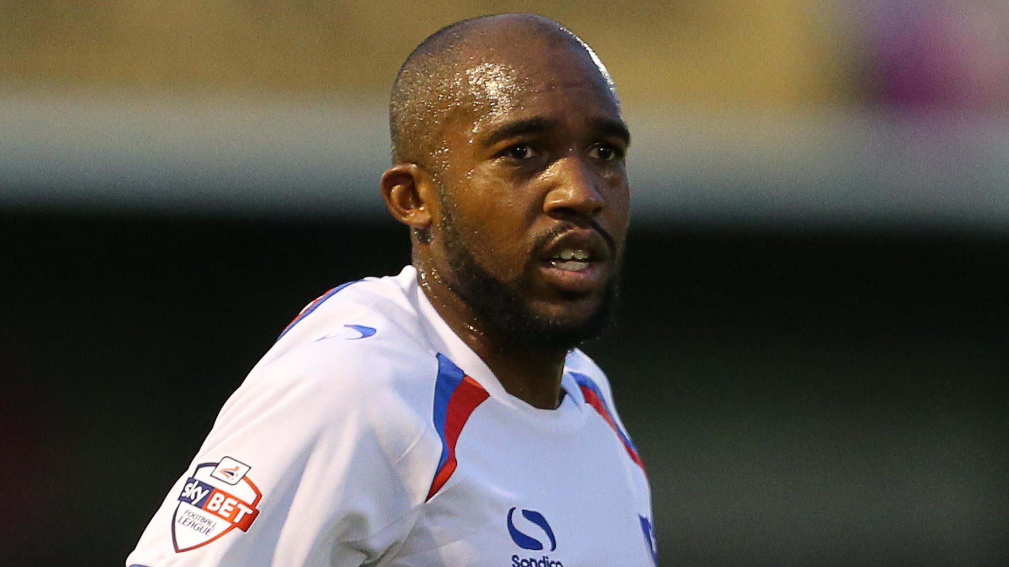 Nigel Atangana: Cheltenham sign Leyton Orient midfielder - BBC Sport