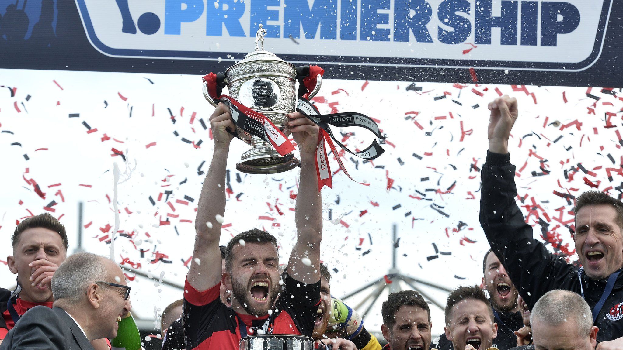 Irish Premiership: Opening day wins for Coleraine and Linfield - BBC Sport