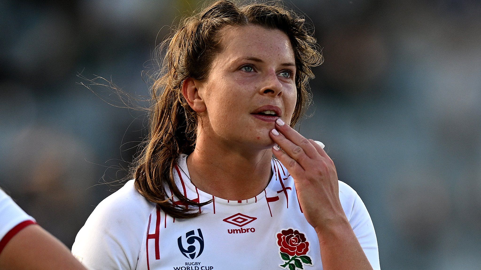 Abbie Ward: Rugby player wants to 'smash glass ceiling' - BBC News