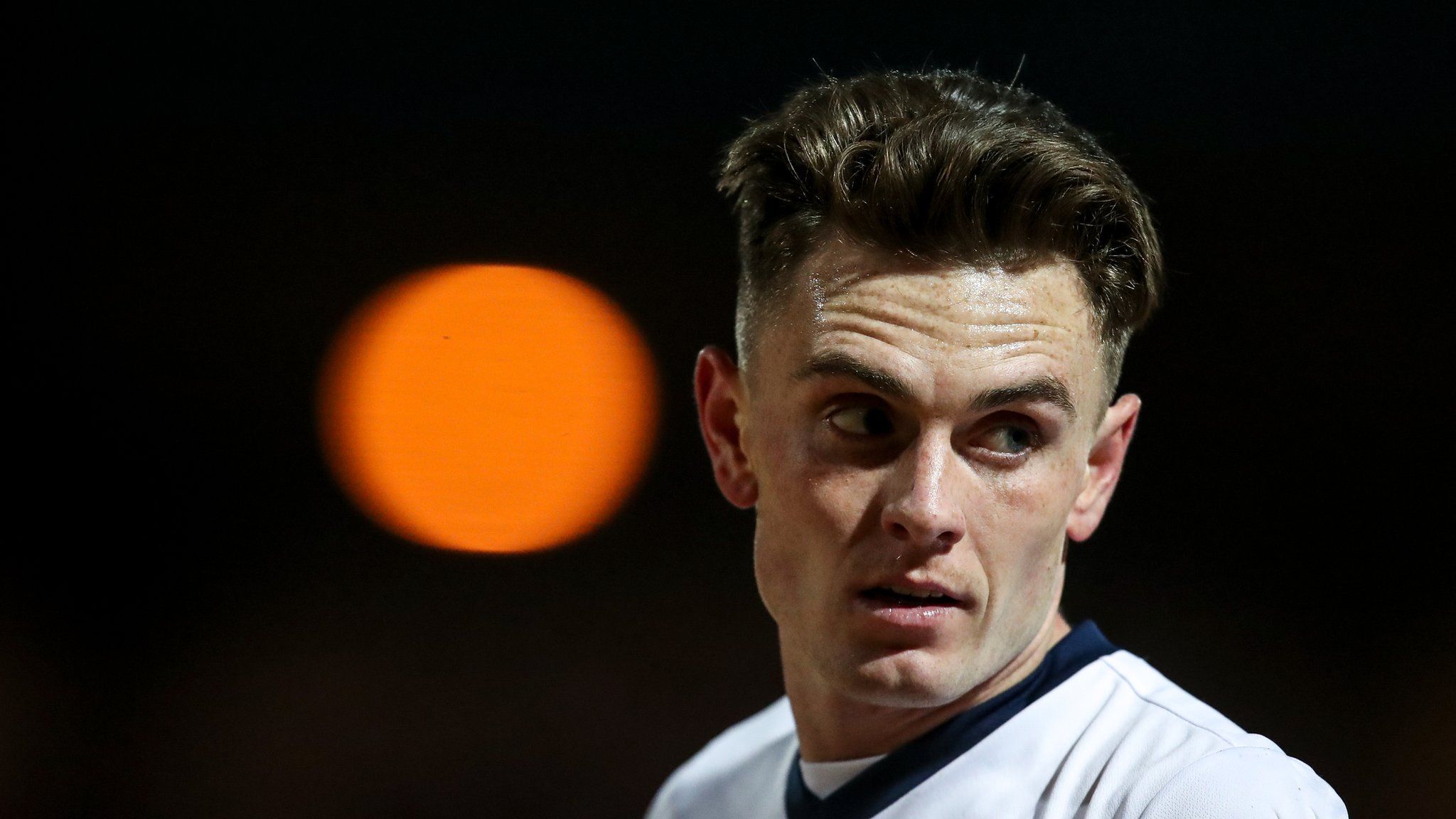 Ben Thompson: Millwall midfielder agrees new 'long-term' contract - BBC ...