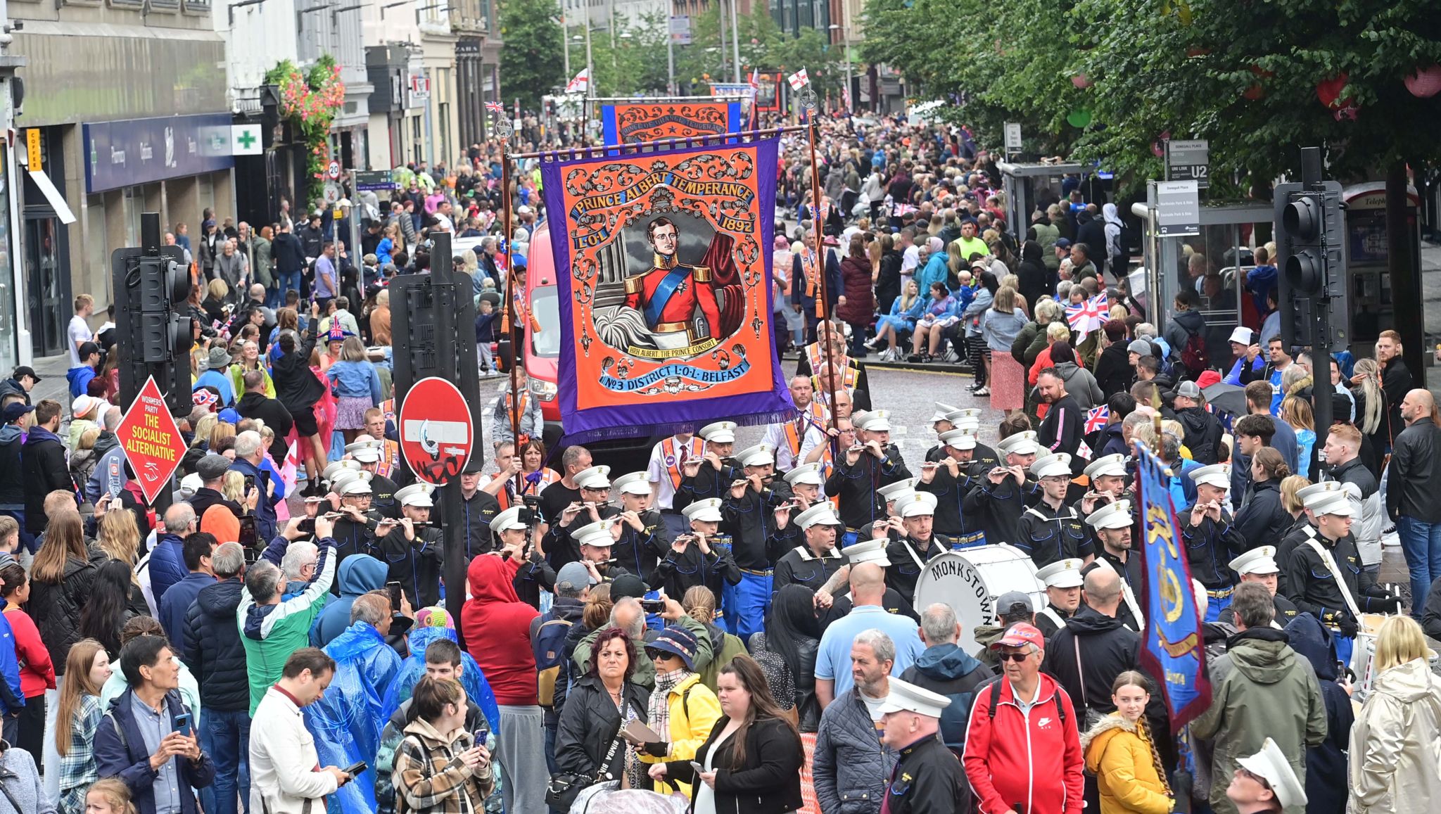 In photos: Twelfth of July parades take place across NI - BBC News