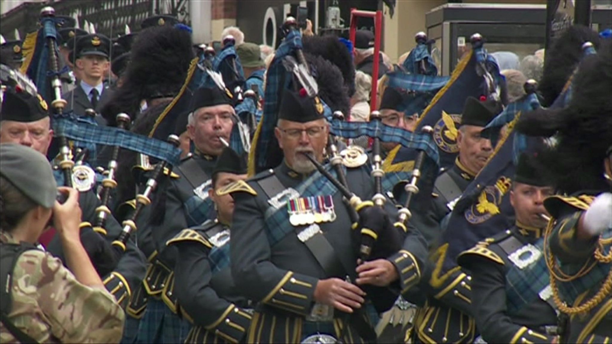 RAF Waddington parade in Lincoln marks 80th anniversary of D-Day - BBC News