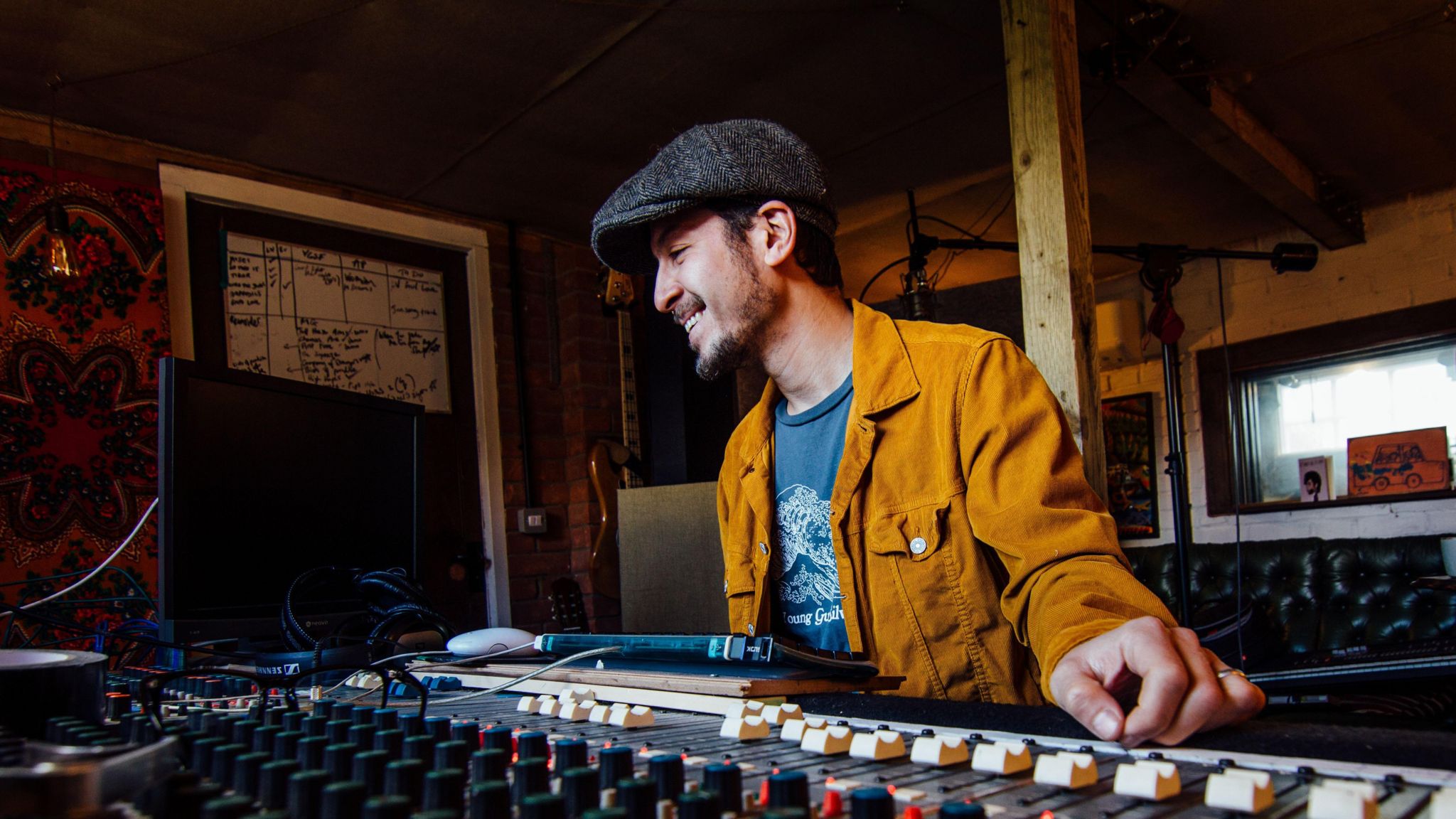 Take That: Andy Platts thought Gary Barlow message was a hoax - BBC News