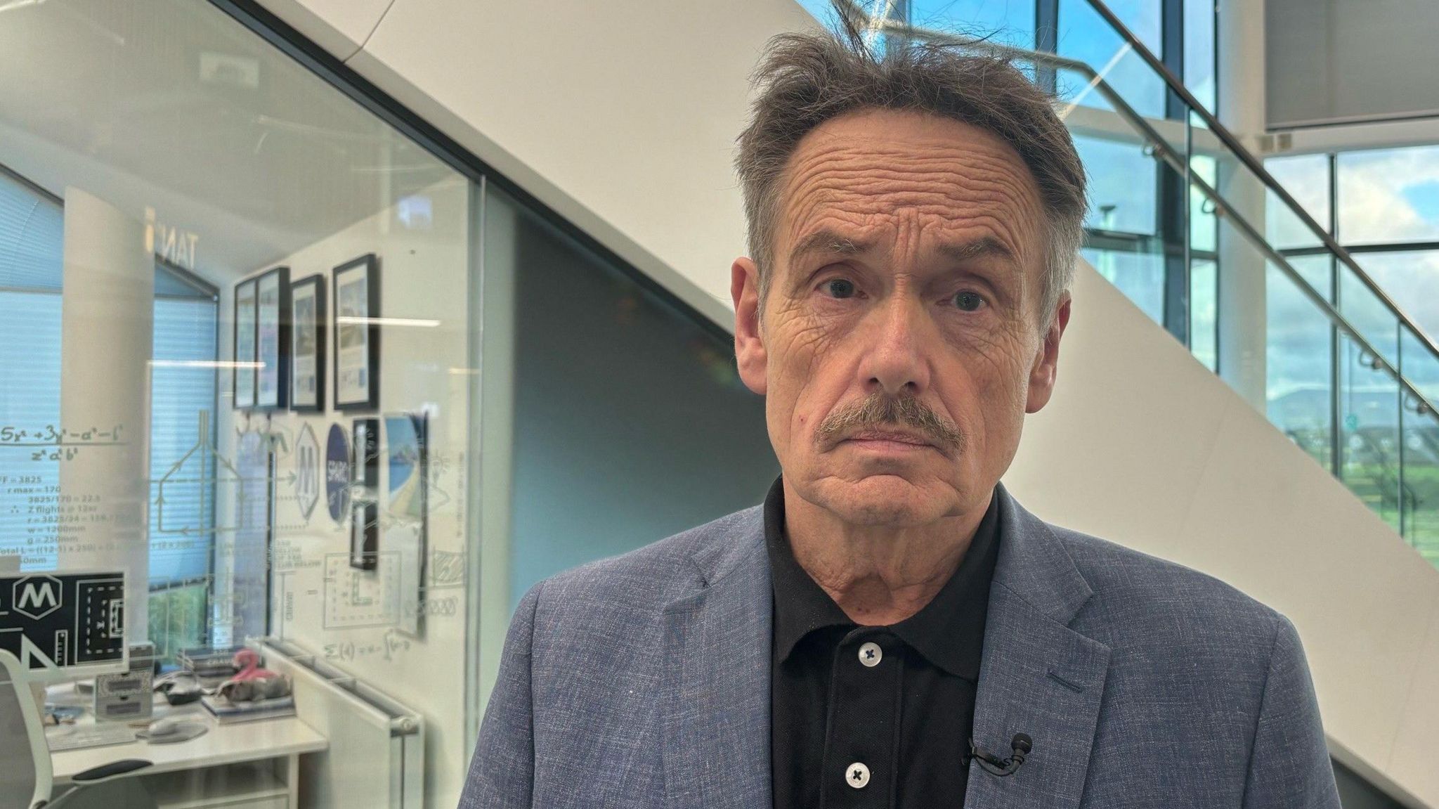 Ynni adnewyddadwy: 'Angen i lywodraethau gyflymu'r broses' - BBC Cymru Fyw