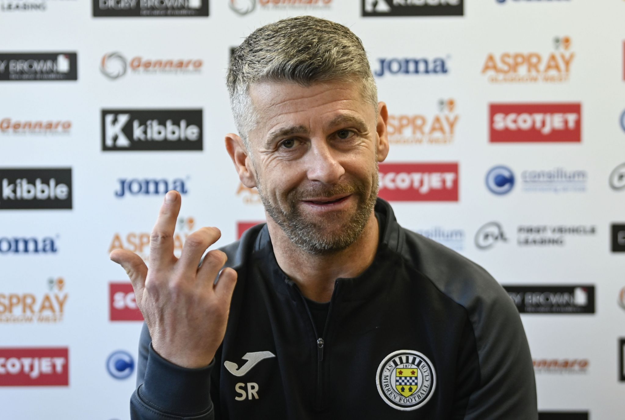 Robinson on his contract talks, top-six pursuit & managerial sackings ...