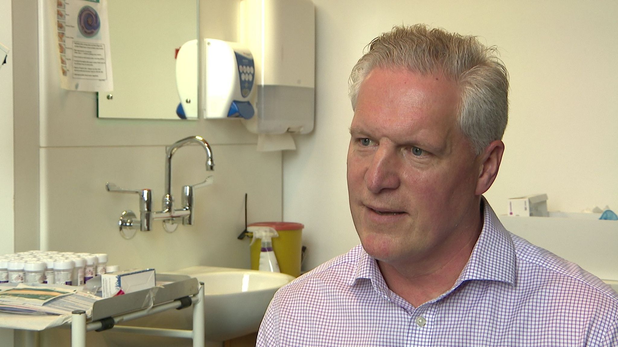 Medical staff who withhold information 'should face prosecution' - BBC News