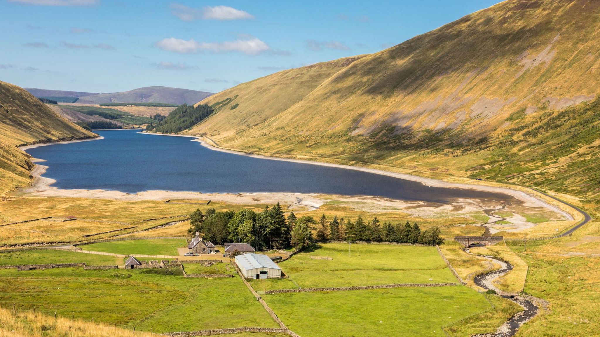 Battle over broadband 'not spots' in Scotland's wild places - BBC News