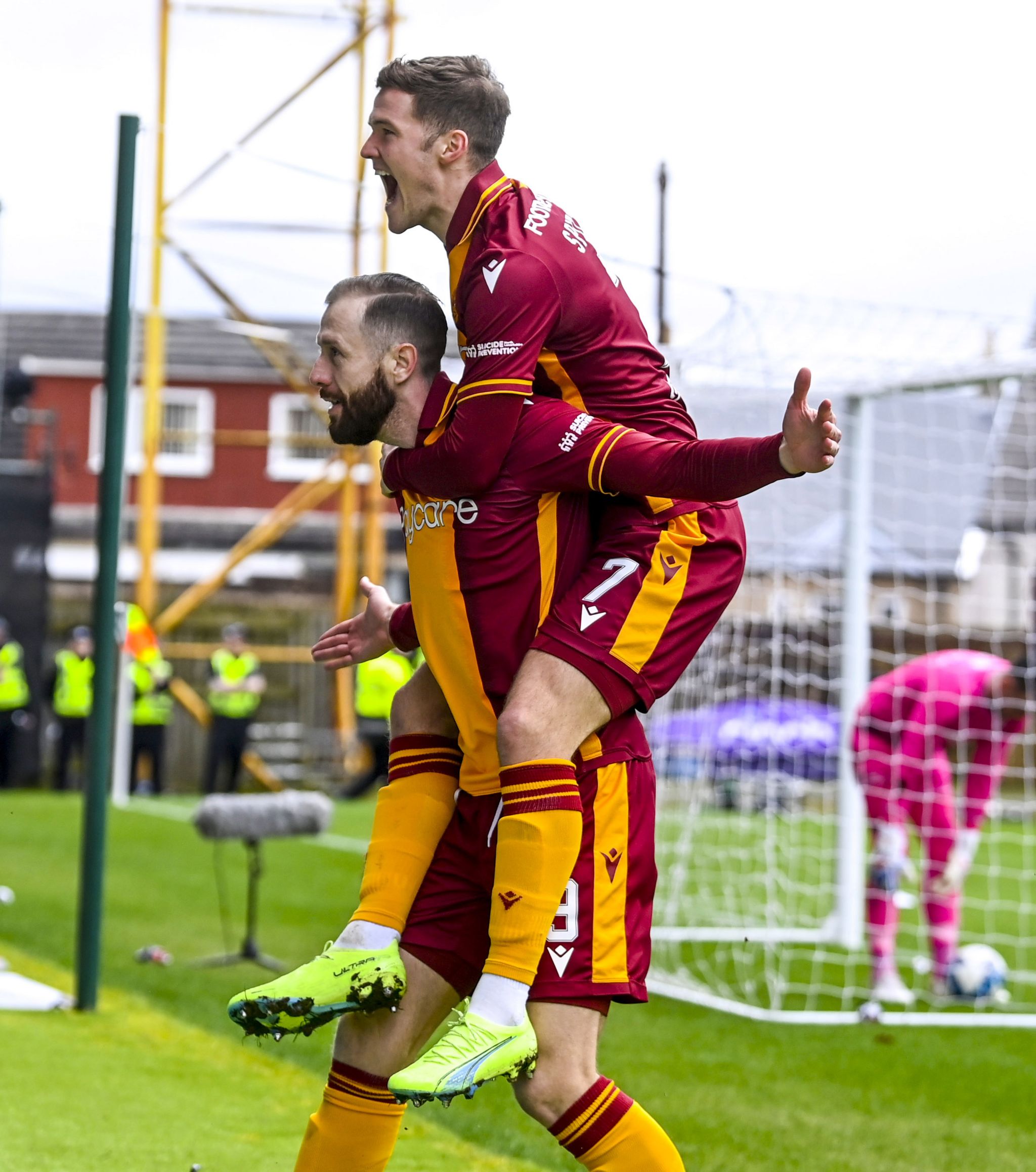 Spittal expects Van Veen to be 'right up there' in player of year ...