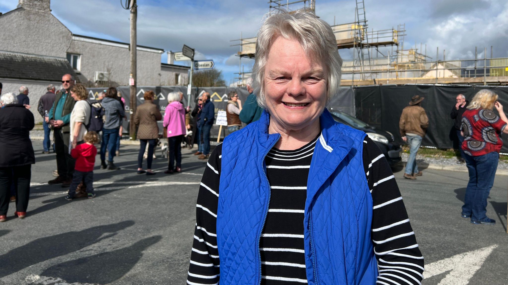 Protest yn ne Ceredigion yn sgil ofnau am effaith datblygiad - BBC ...