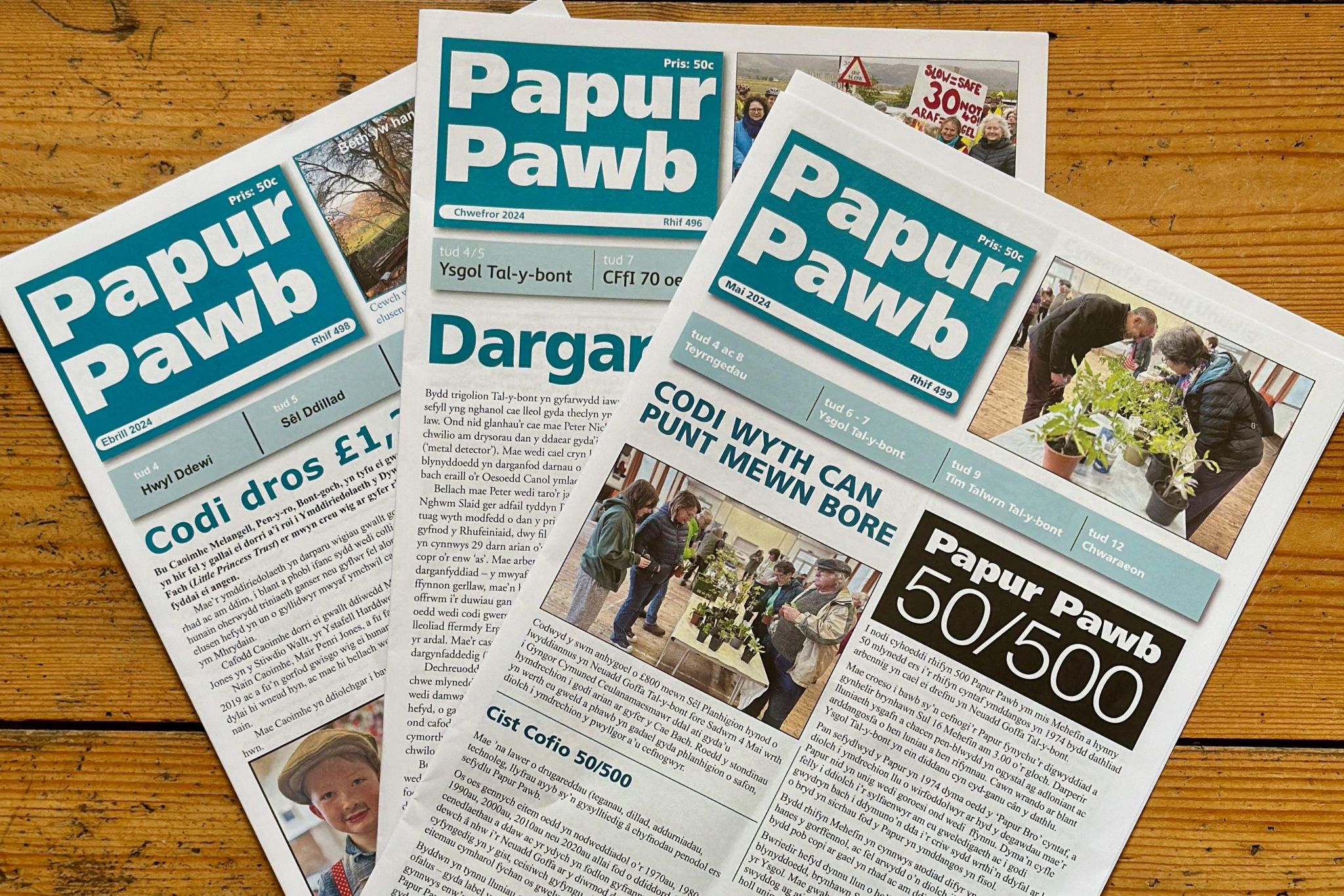 Papur Pawb yn 50: 'Rhaid symud gyda'r oes' - BBC Cymru Fyw