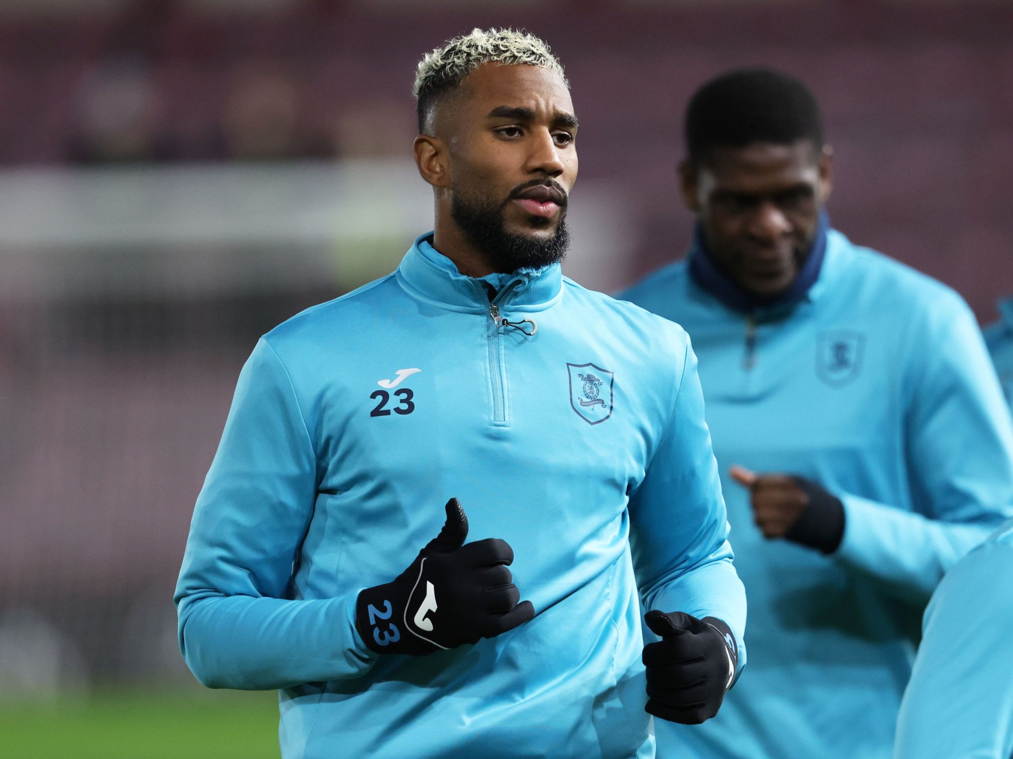 'Homesick' De Lucas leaves Livingston - BBC Sport