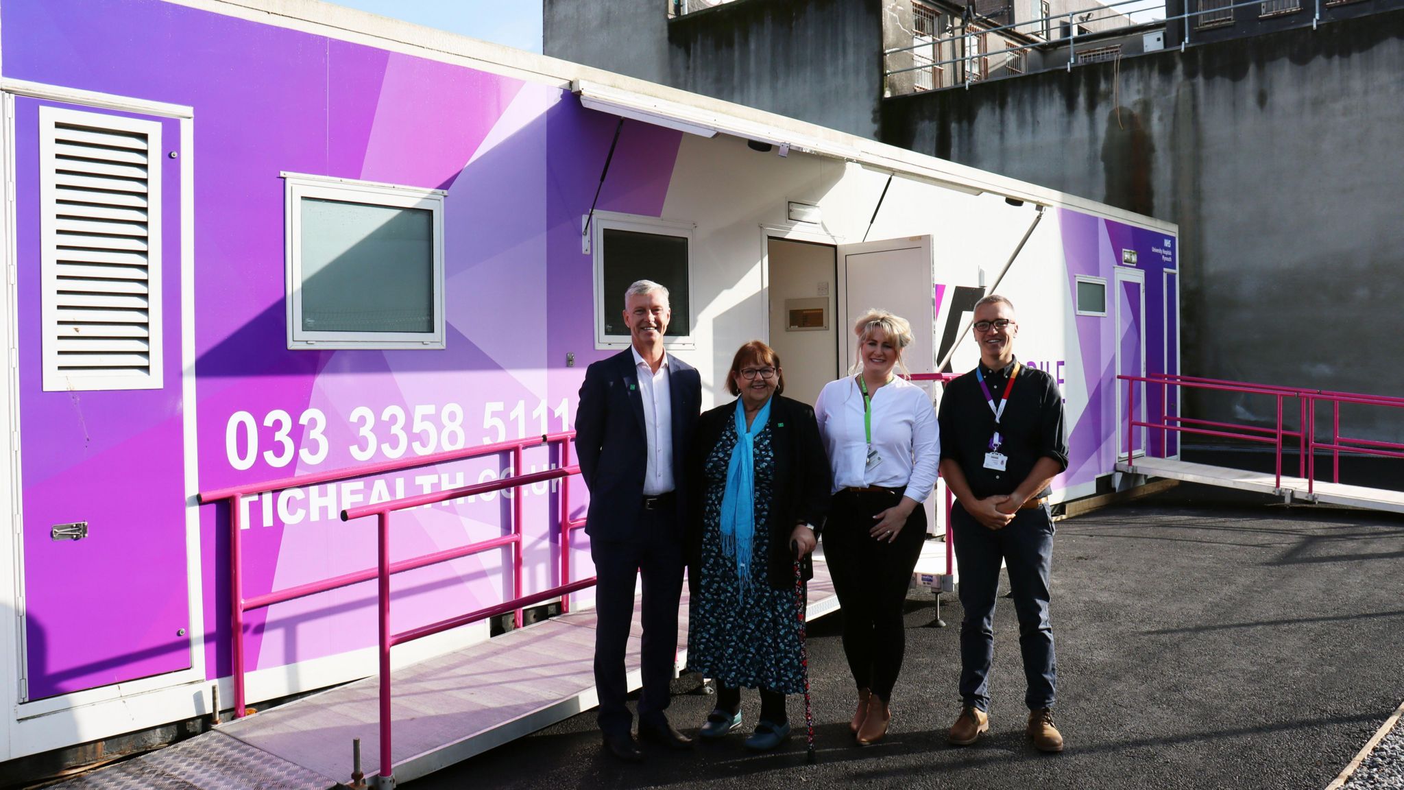 First patients use new mobile CT scanner in Plymouth - BBC News
