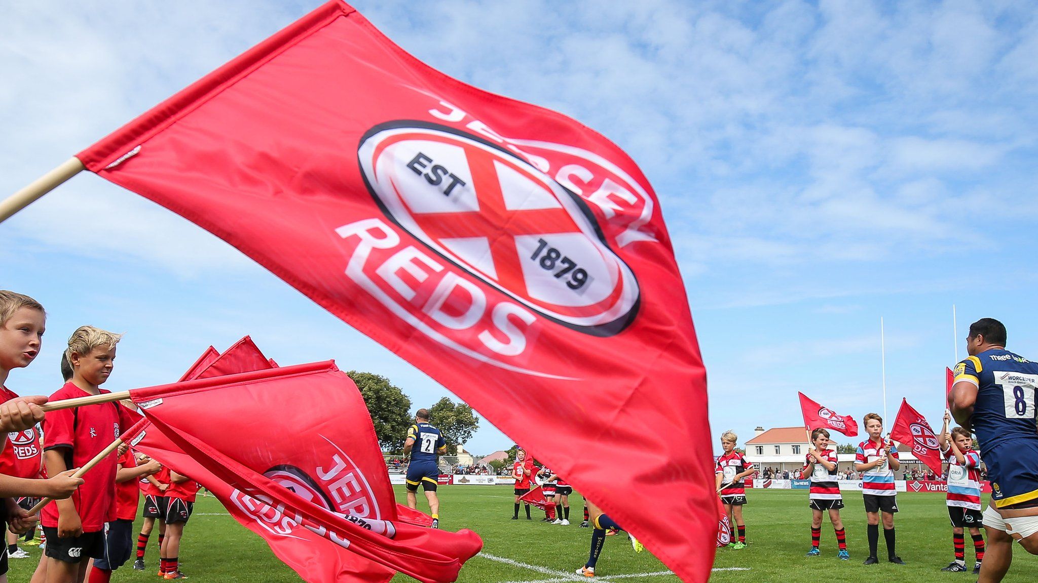 Tom Everard: Jersey Reds bolster forwards with new lock - BBC Sport
