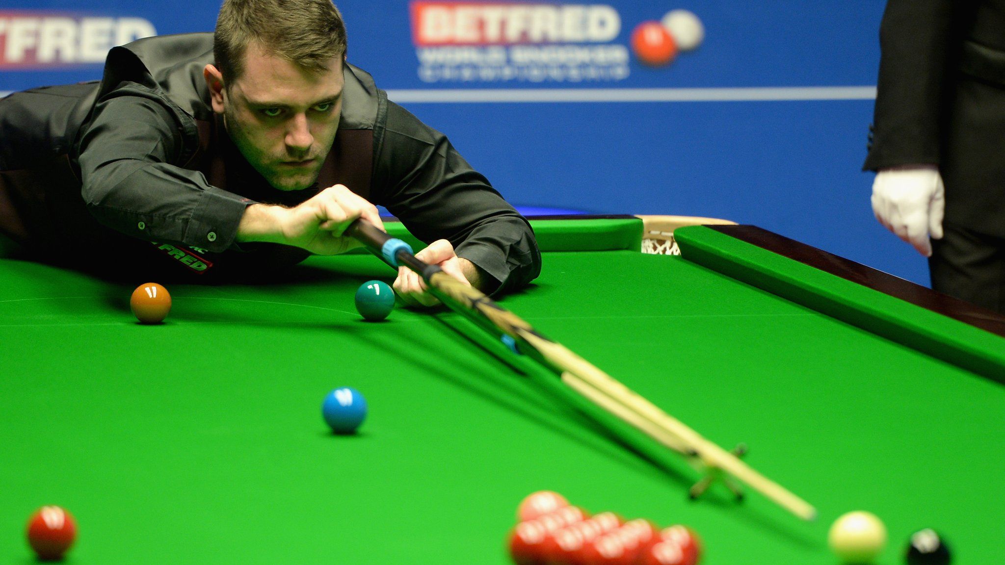 World Snooker Championship: Ding Junhui into second round - BBC Sport
