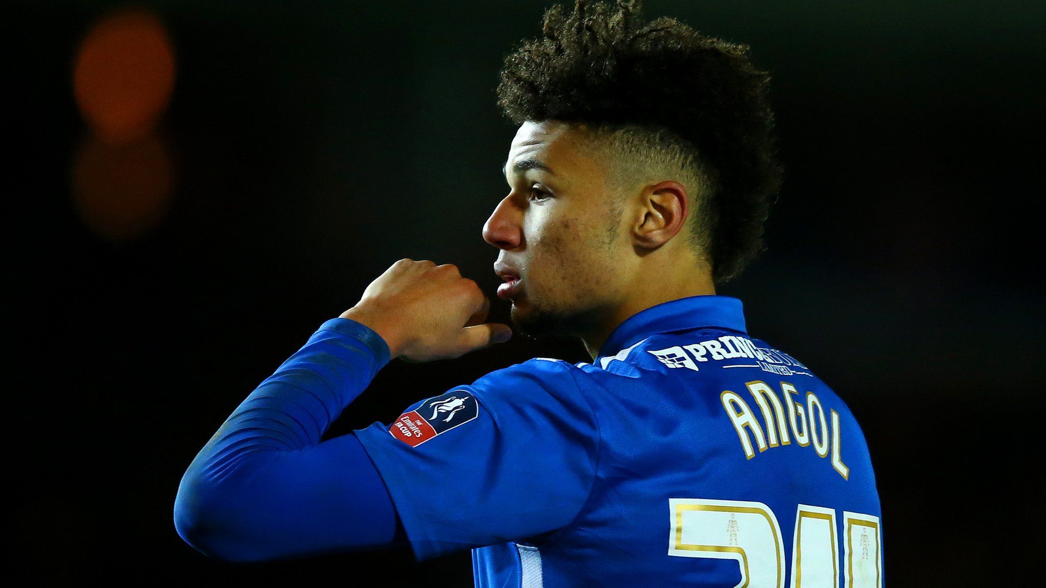 Byron Harrison: Stevenage sign Chesterfield striker - BBC Sport