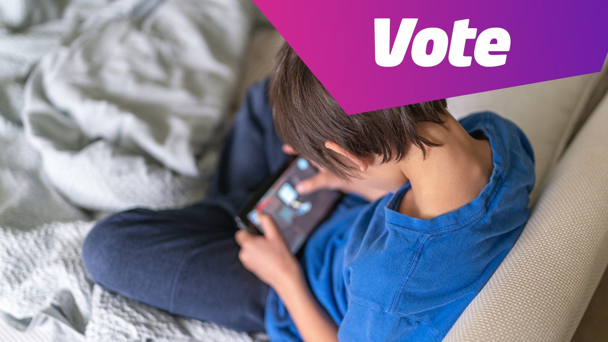 Social media is now most popular news source among teens - BBC Newsround