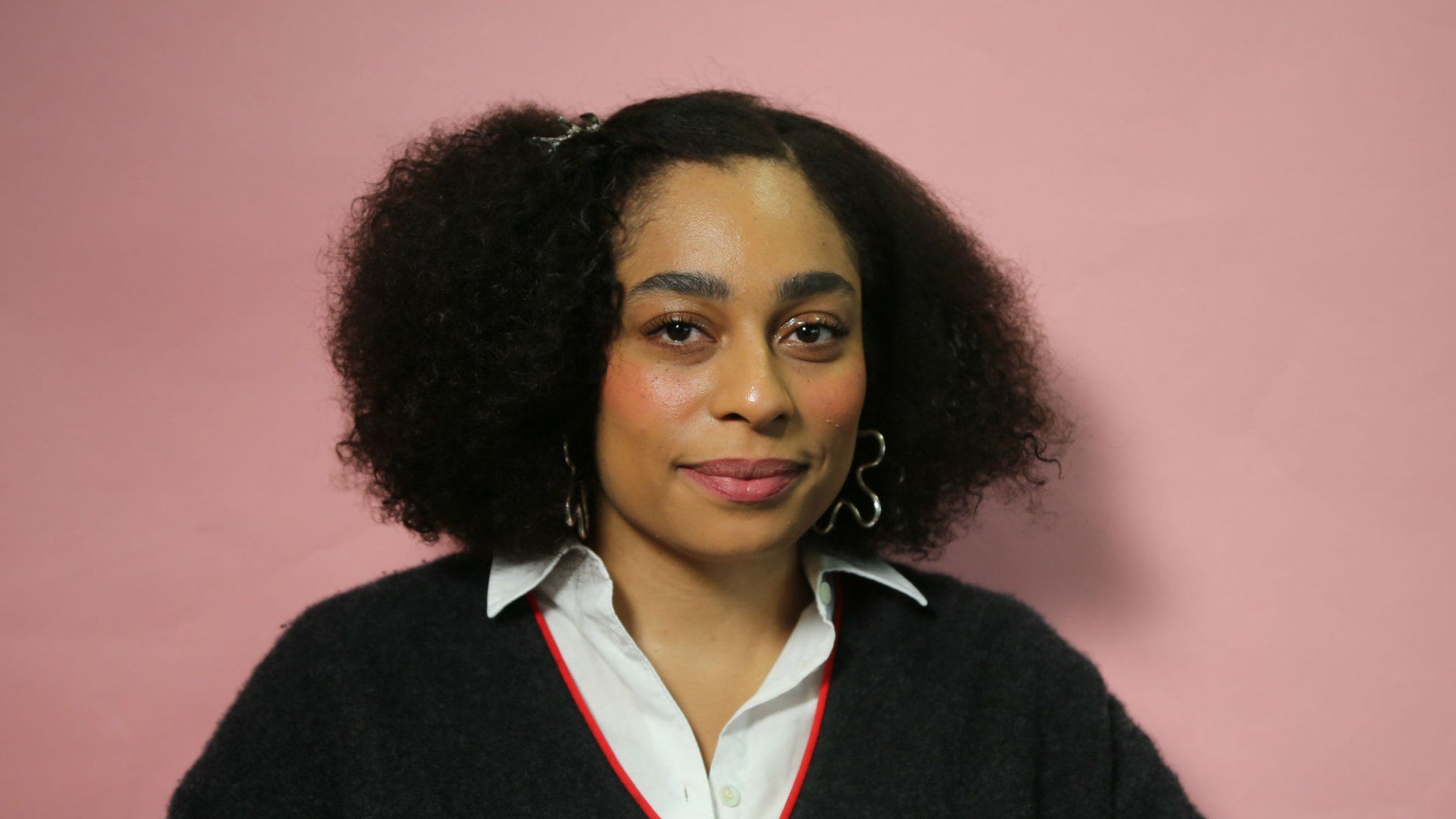 Soul singer Celeste wins Brits Rising Star award - BBC News