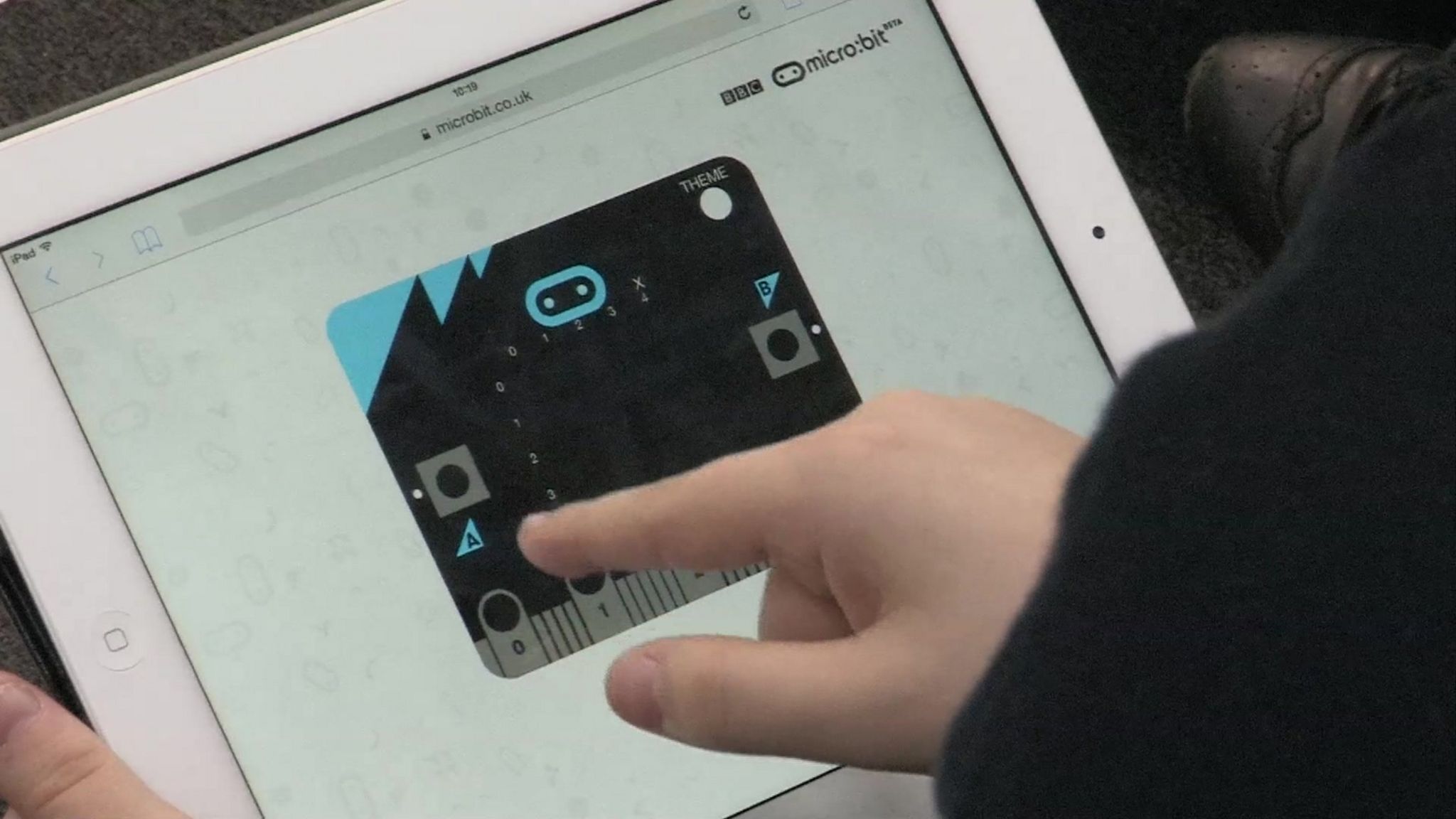 Raspberry Pi 3 adds wi-fi and Bluetooth - BBC News