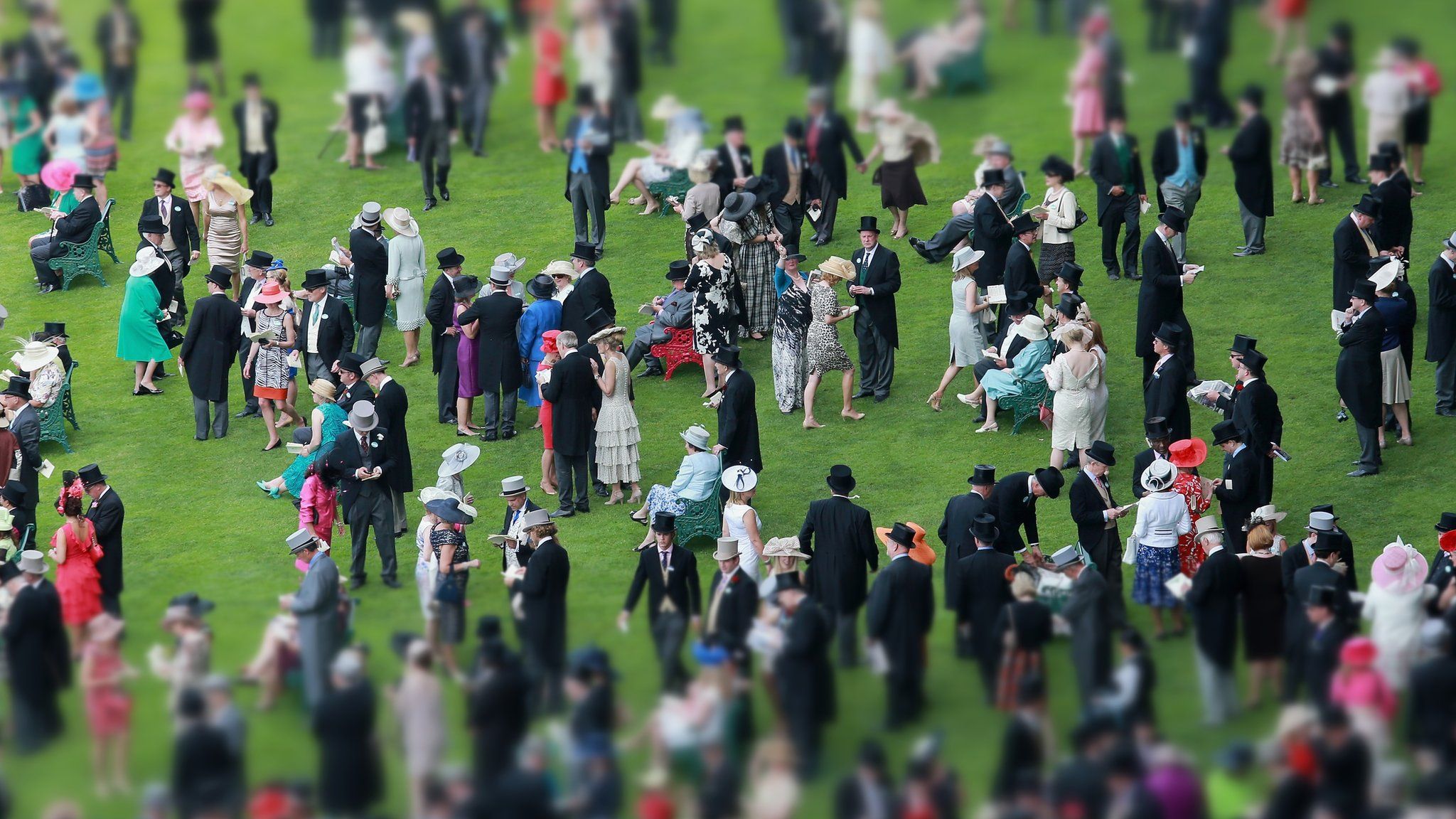 Jumpsuits allowed at Royal Ascot - BBC News