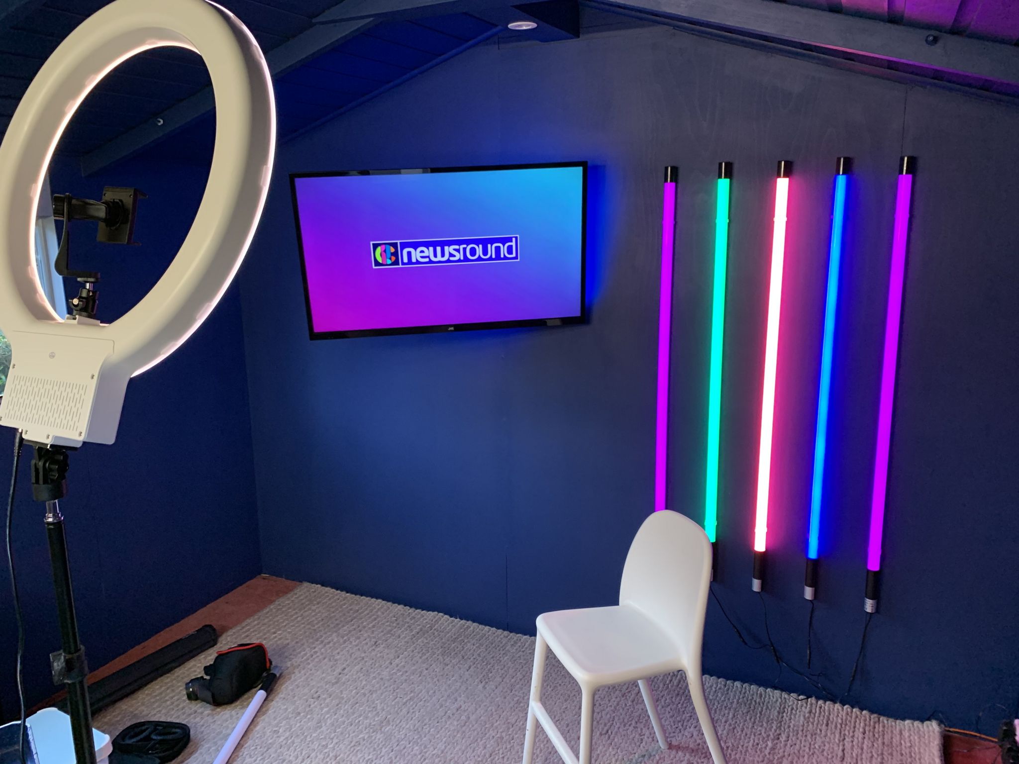 Newsround: Presenter Ricky turns his shed into a studio - BBC Newsround