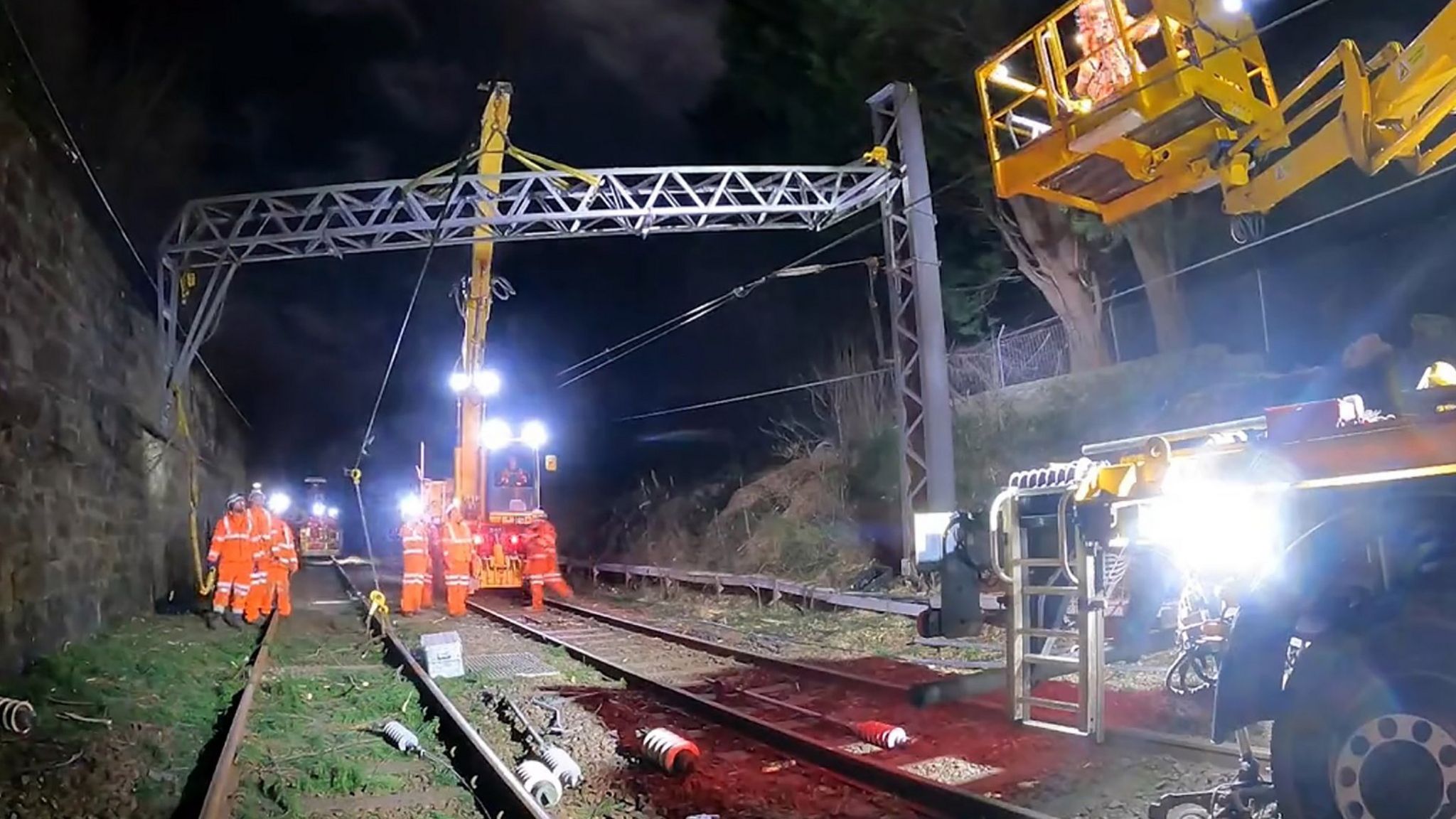 Storm Dudley: Railways reopen after checks and repairs - BBC News