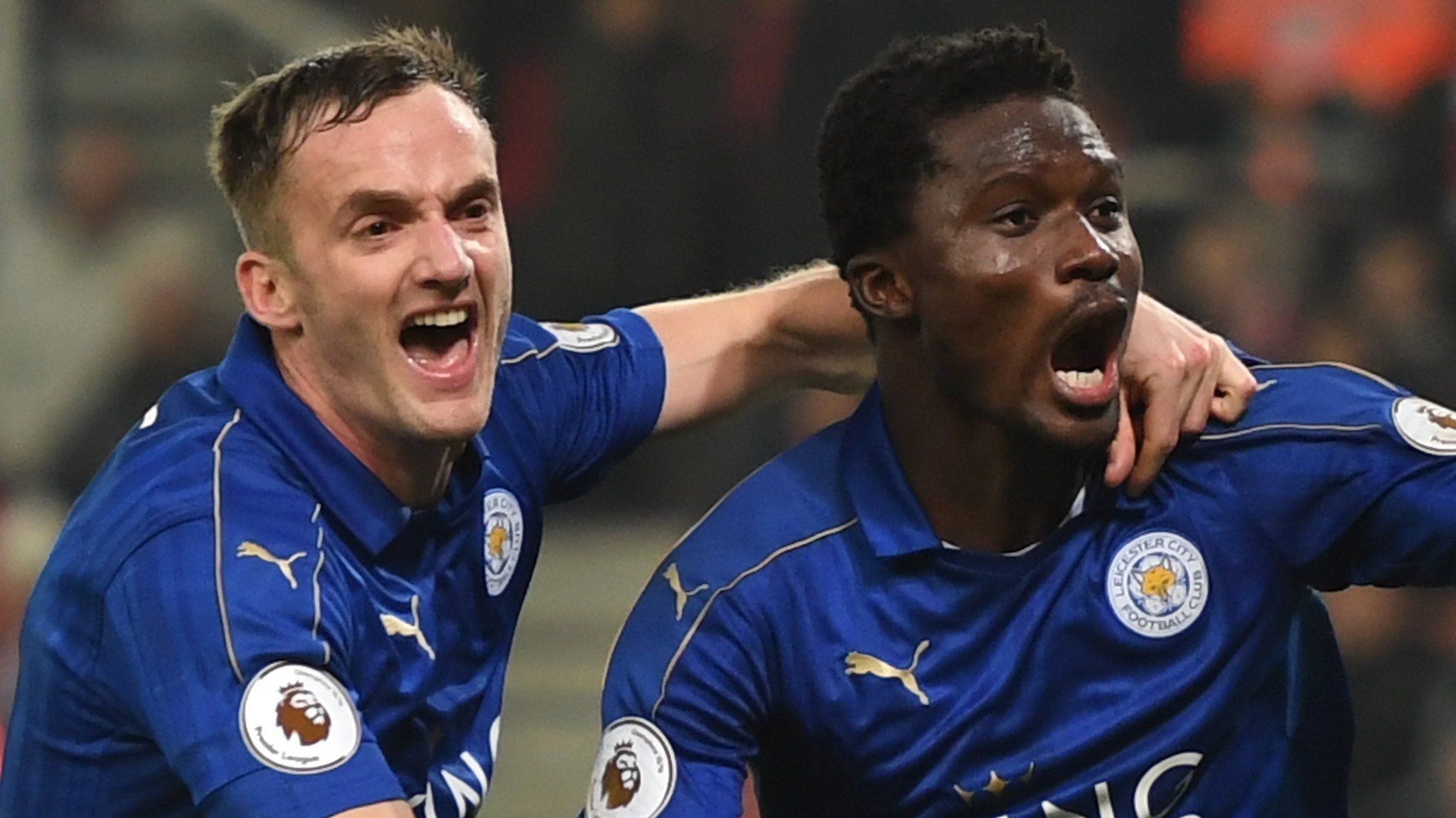 Jamie Vardy: Leicester fans wear masks to support banned striker - BBC ...