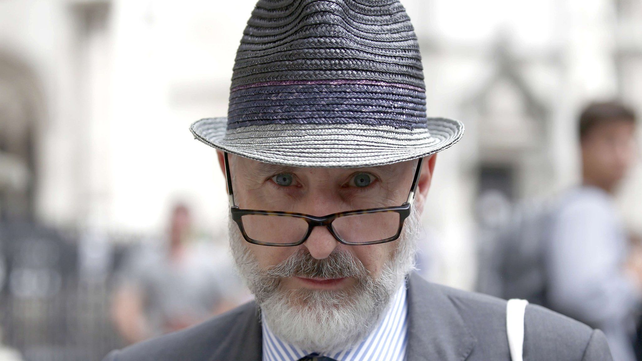 Suspended Labour donor Michael Foster 'victim of purge' - BBC News