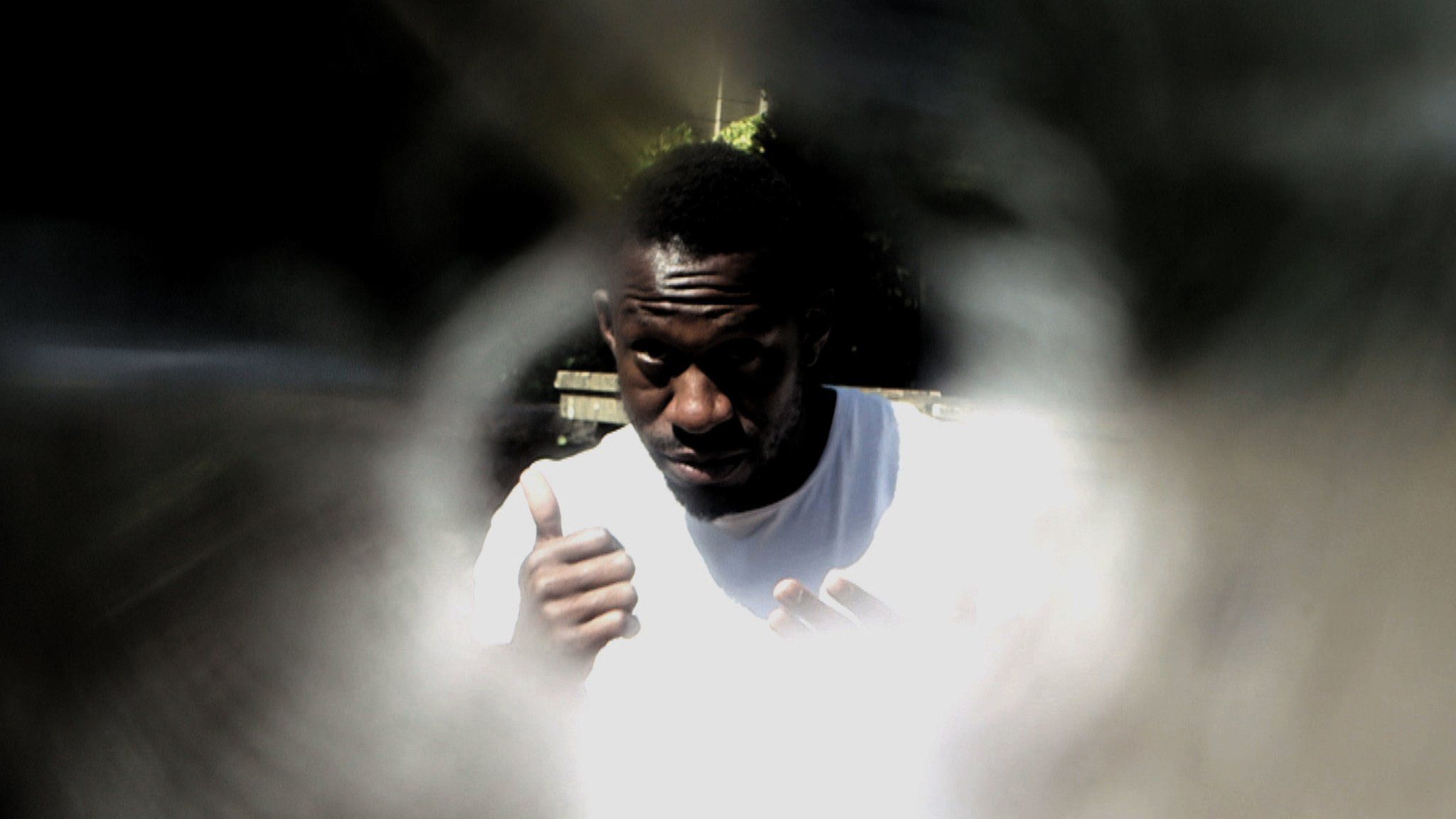 'My vision is like looking through a straw' - BBC News