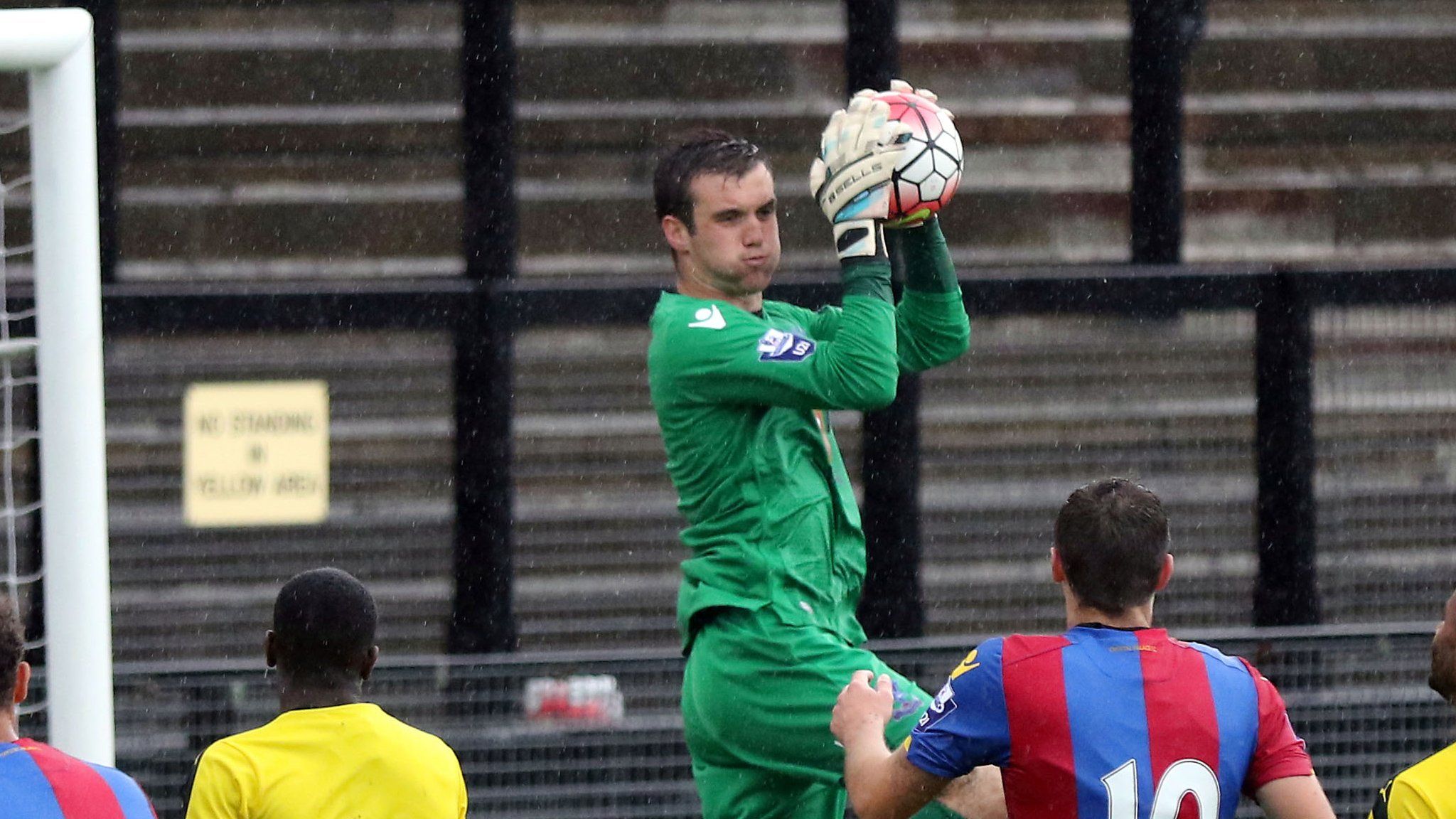 Bromley: National League side sign Adam Mekki and David Gregory - BBC Sport