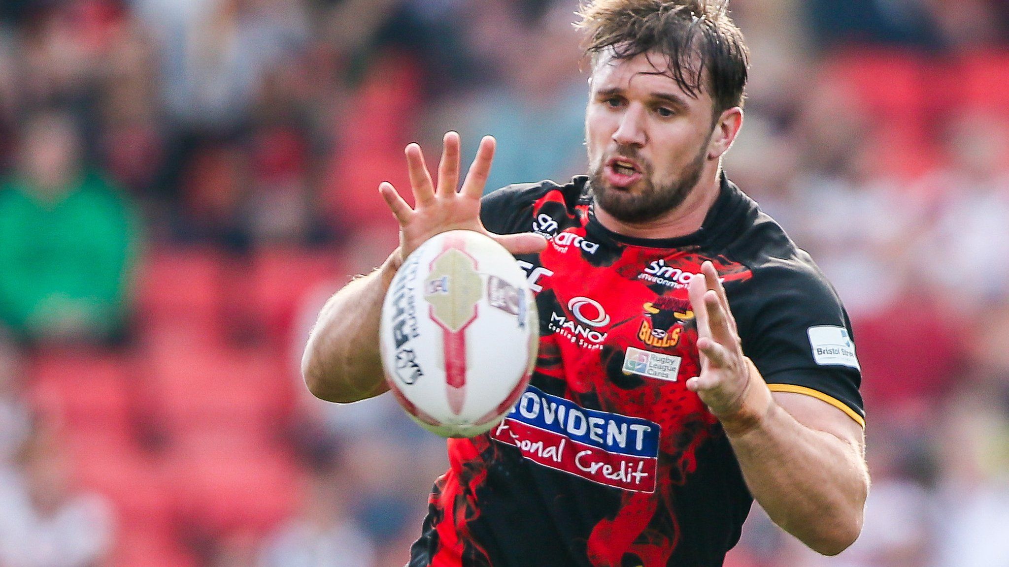 Lee Gaskell: Huddersfield Giants sign Bradford Bulls stand-off - BBC Sport