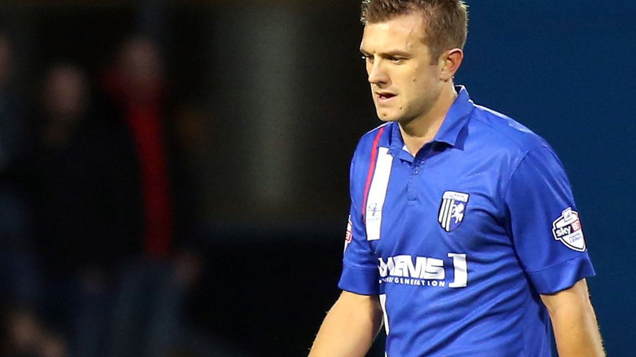Doug Loft: Colchester United sign former Gillingham captain - BBC Sport