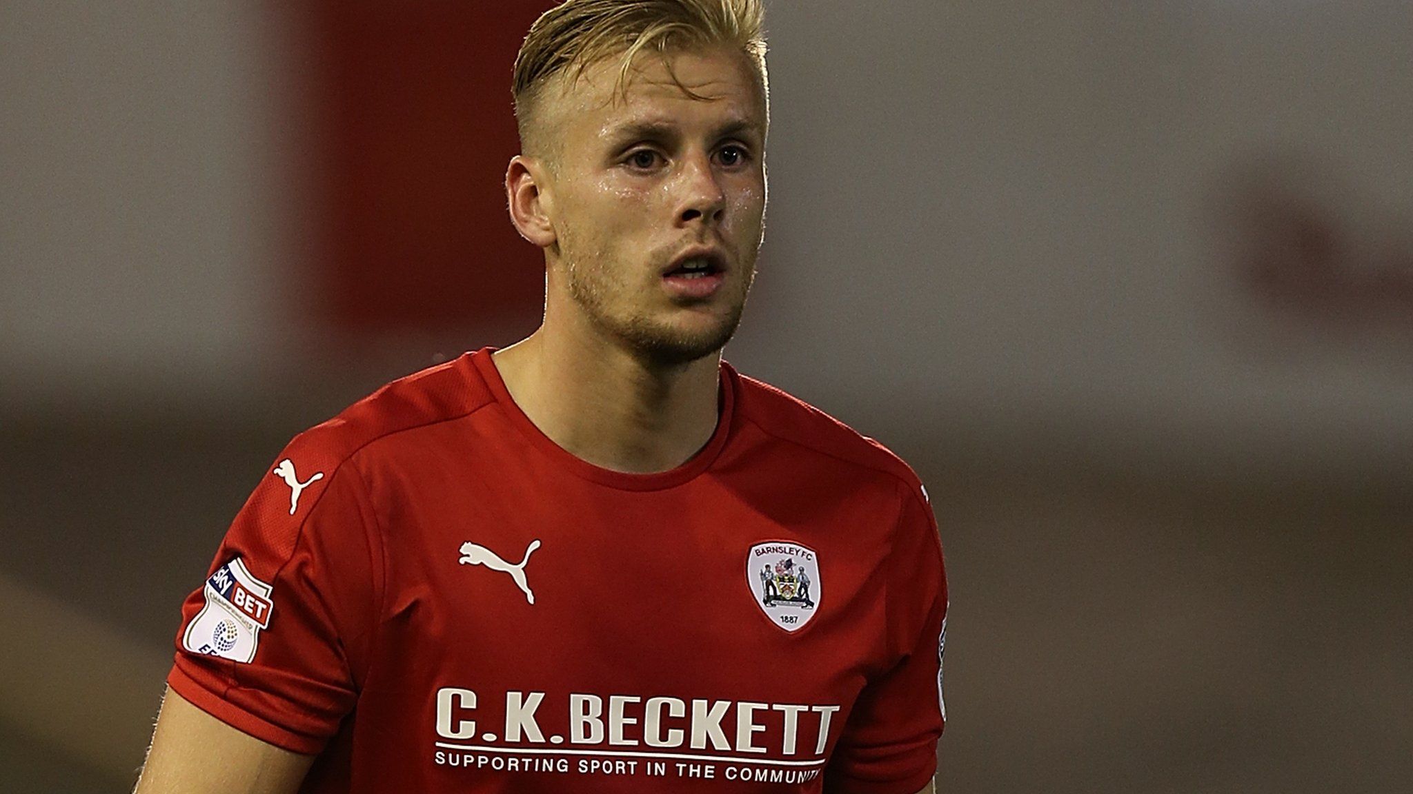Marc Roberts: Birmingham City sign Barnsley defender - BBC Sport