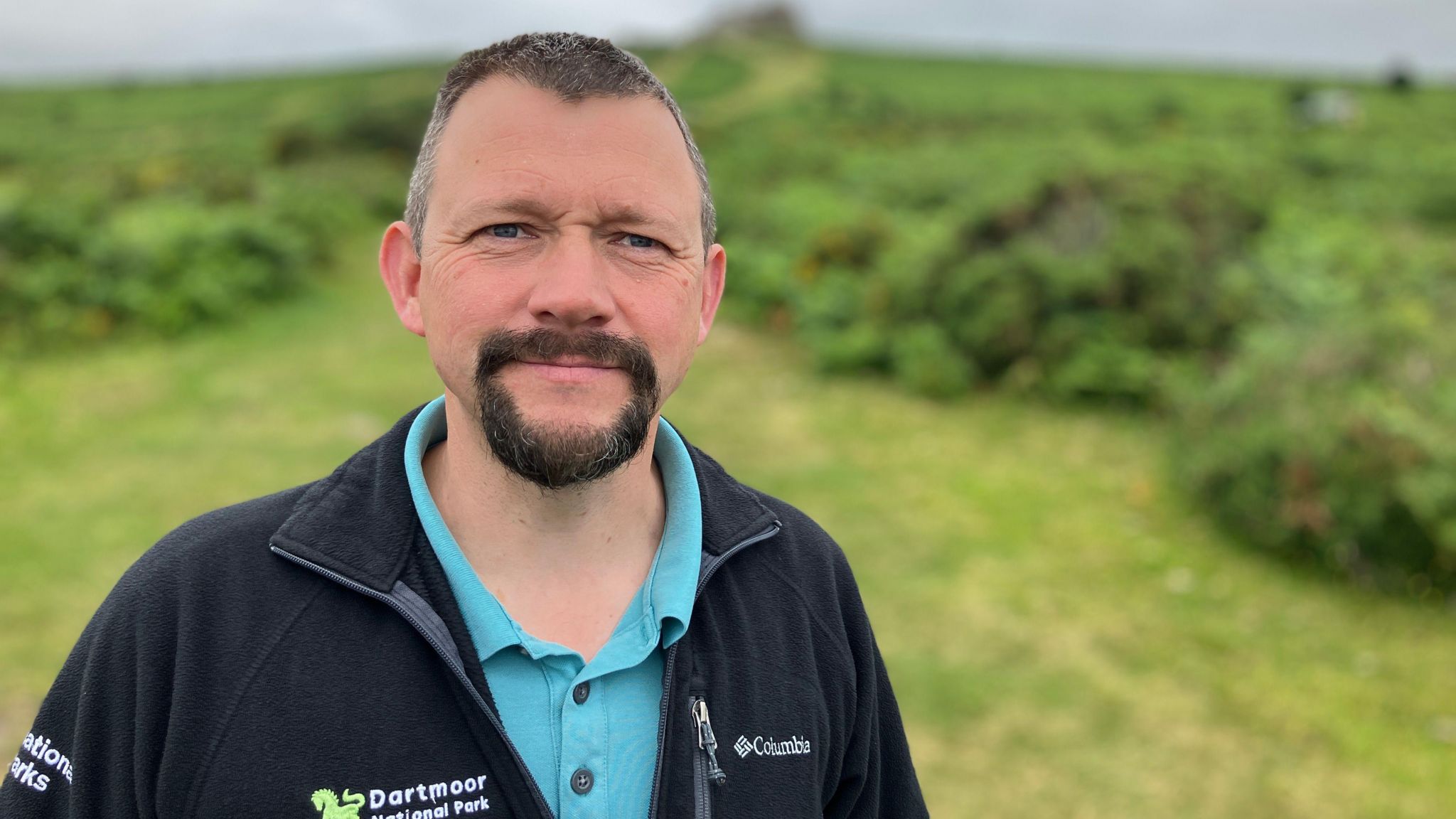 Dartmoor rangers help keep moor safe with evening patrols - BBC News