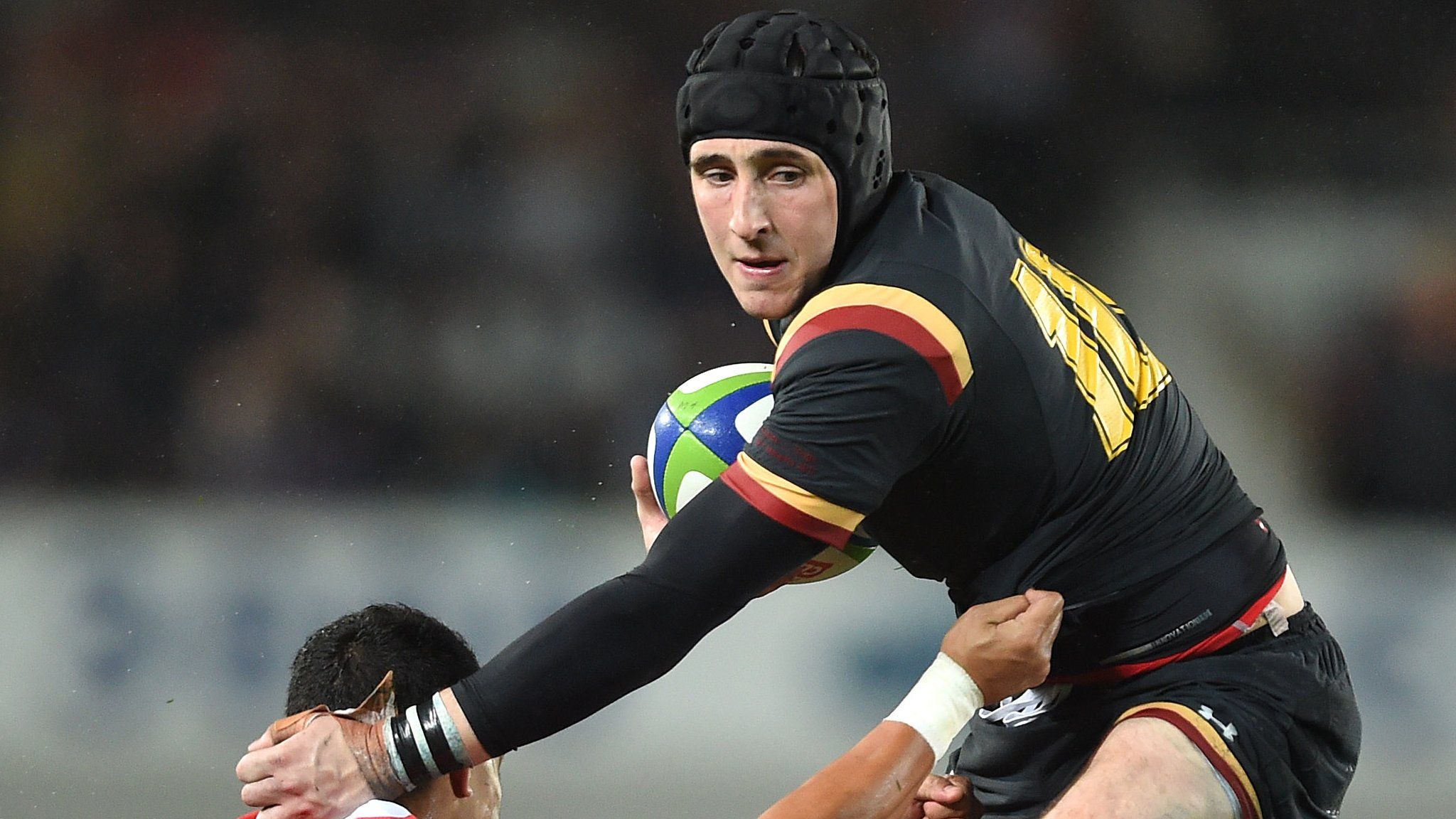 Samoa 17-19 Wales: Steff Evans gets two tries in narrow win - BBC Sport