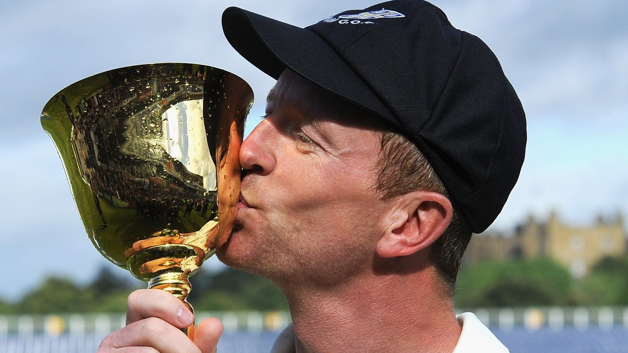 Alex Hughes: Derbyshire all-rounder signs two-year contract - BBC Sport