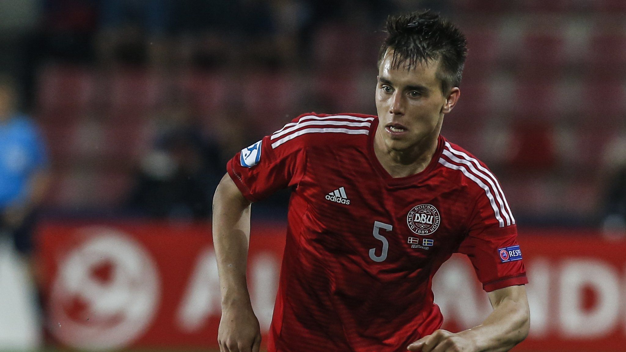 Crystal Palace sign striker Connor Wickham from Sunderland - BBC Sport