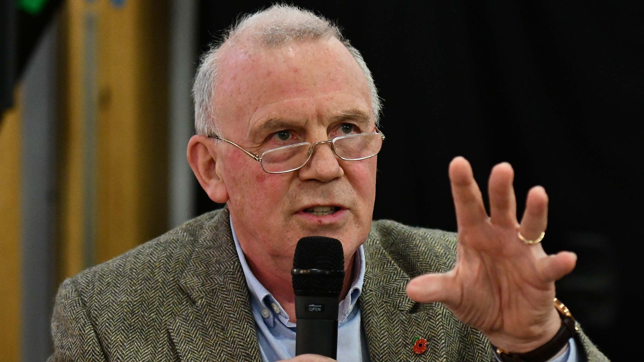 Dr John Kyle joins UUP weeks after quitting PUP - BBC News