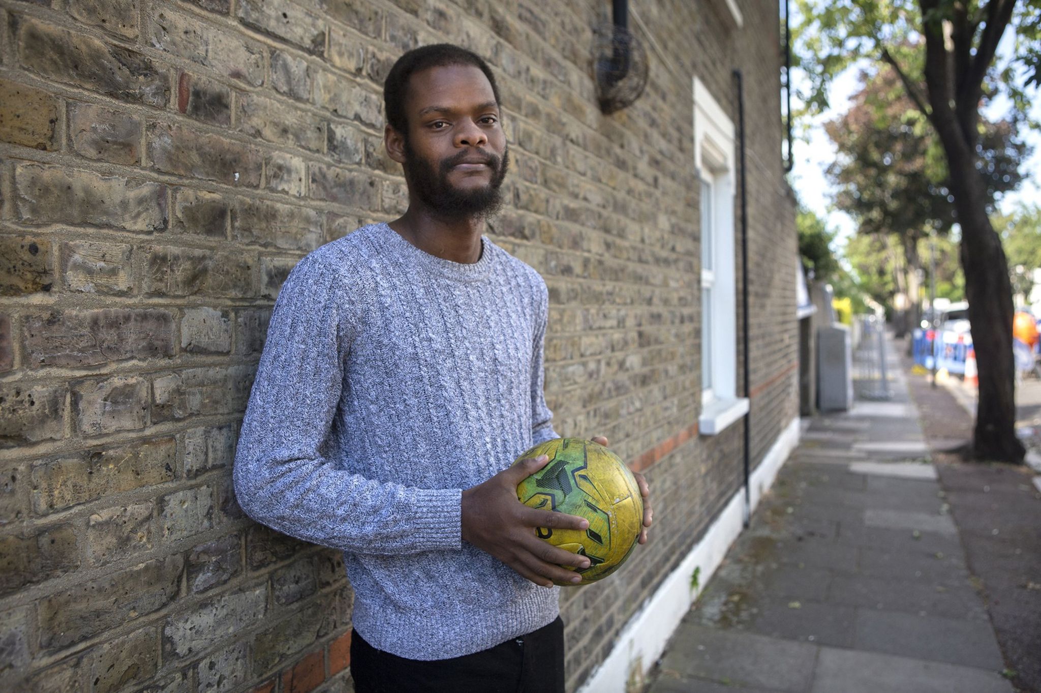 'Talking to my white friend about race - for the first time' - BBC News