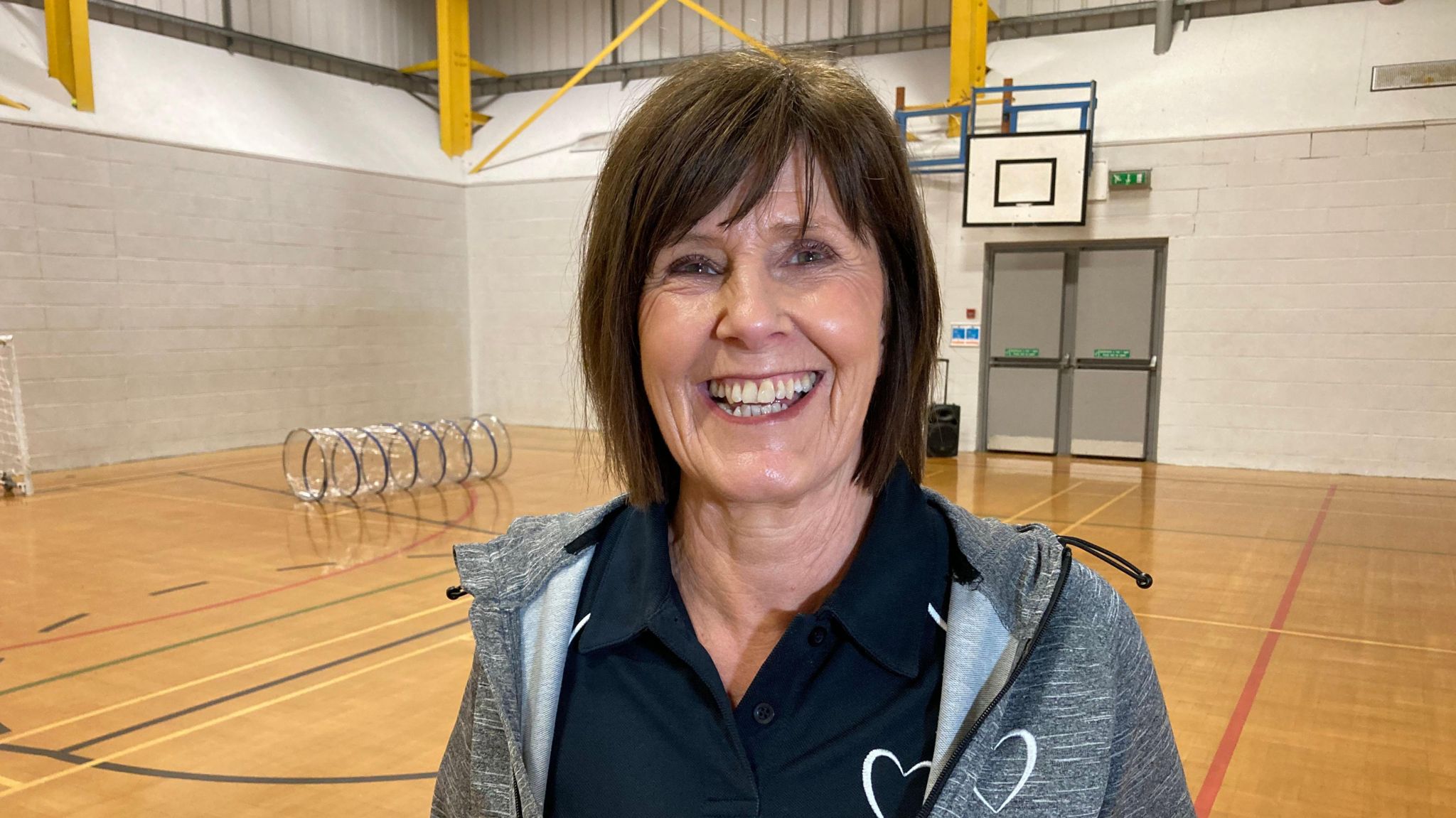 Galw am fwy o gefnogaeth i helpu mamau gadw'n heini - BBC Cymru Fyw