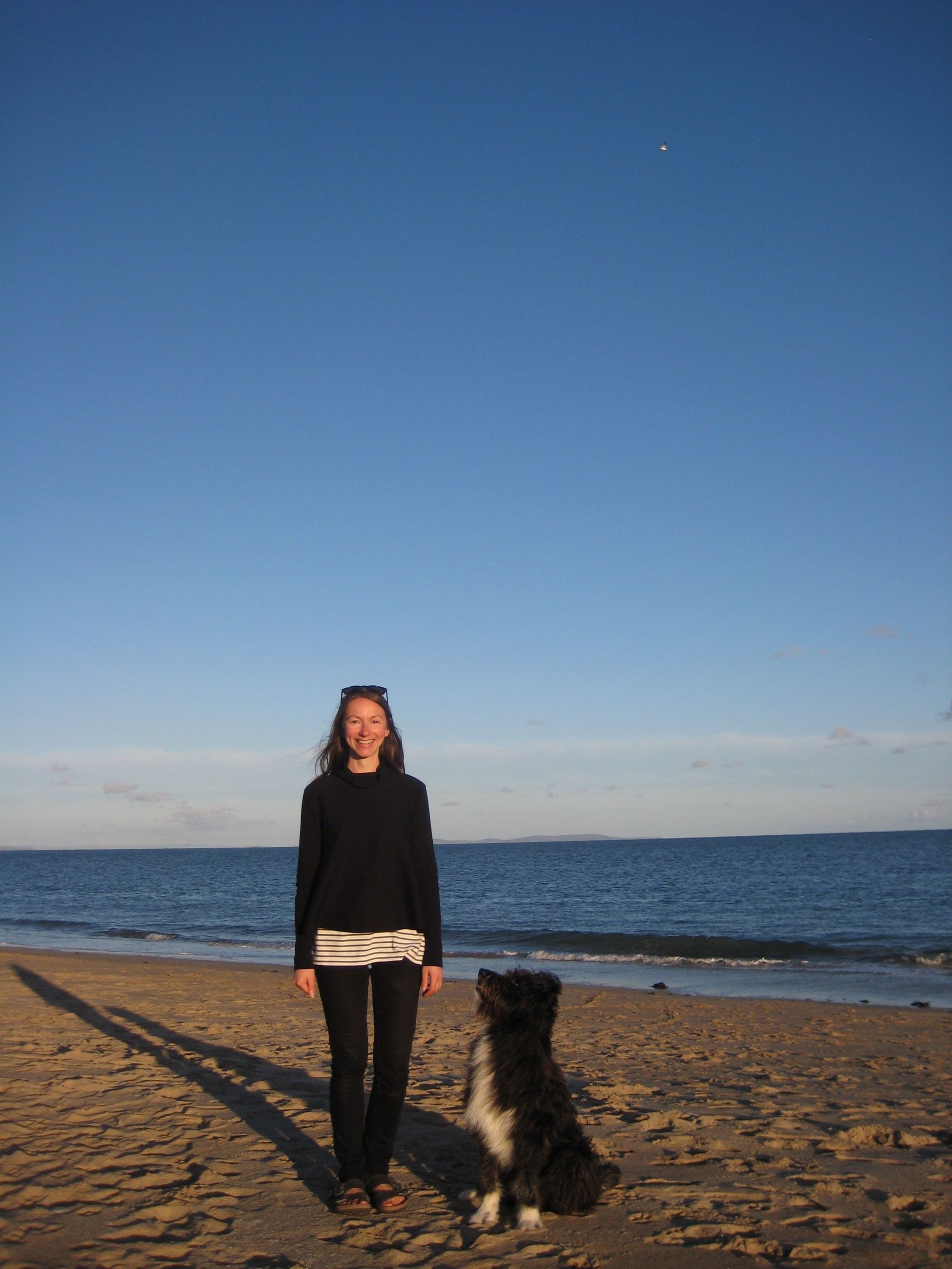 Y Gymraes sy'n dylunio llyfrau lliwio i oedolion - BBC Cymru Fyw