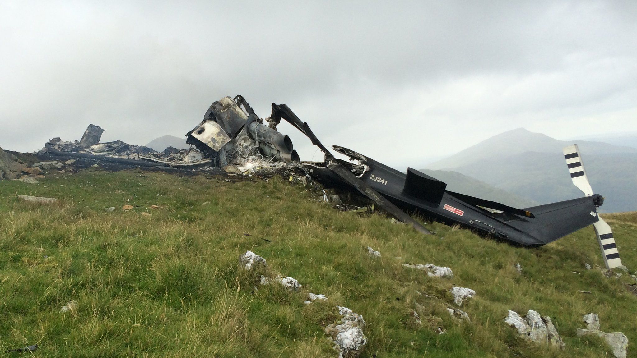 Investigation after RAF helicopter fire in Snowdonia - BBC News