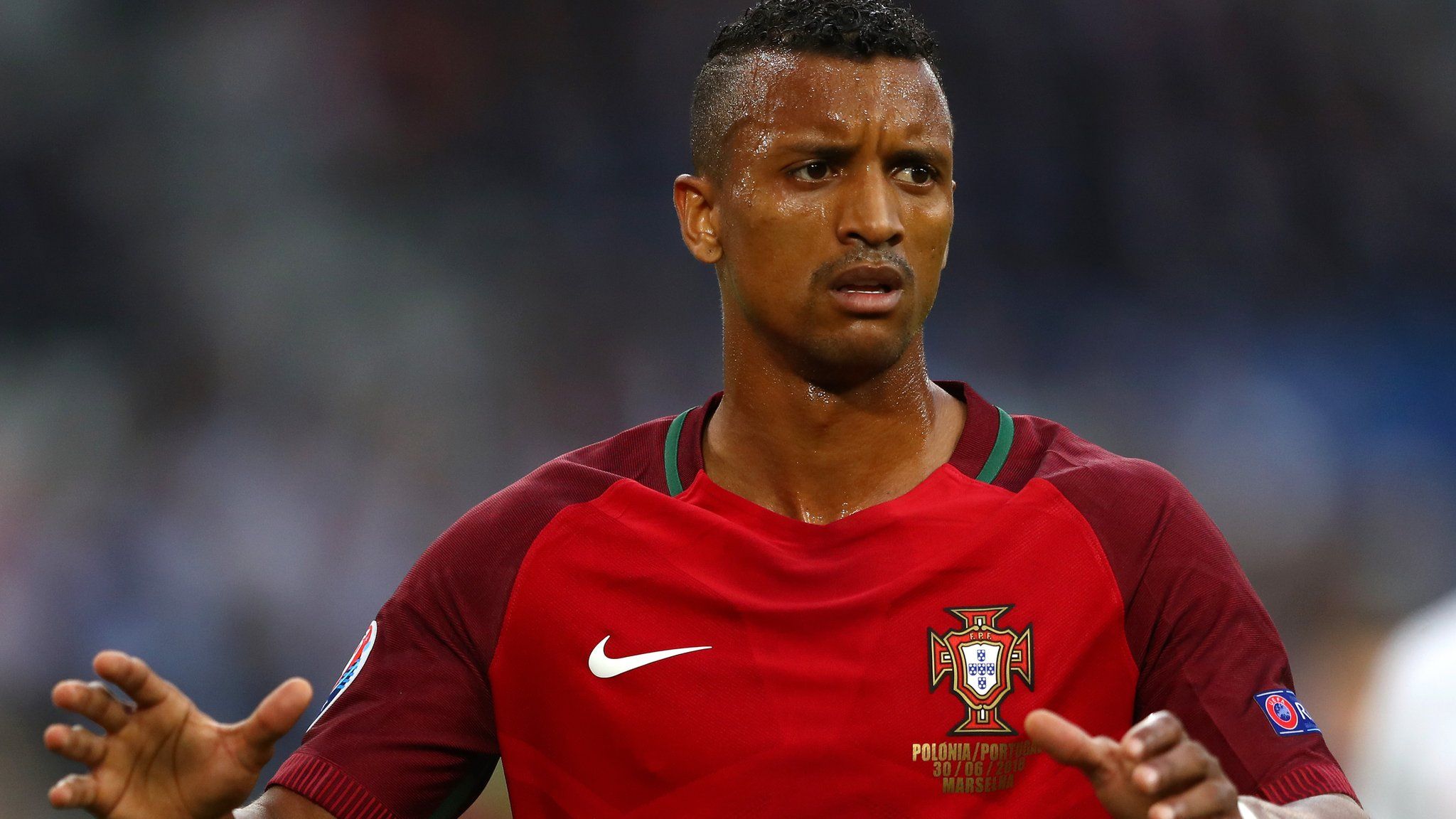 Nani: Valencia sign former Man Utd winger on three-year deal - BBC Sport