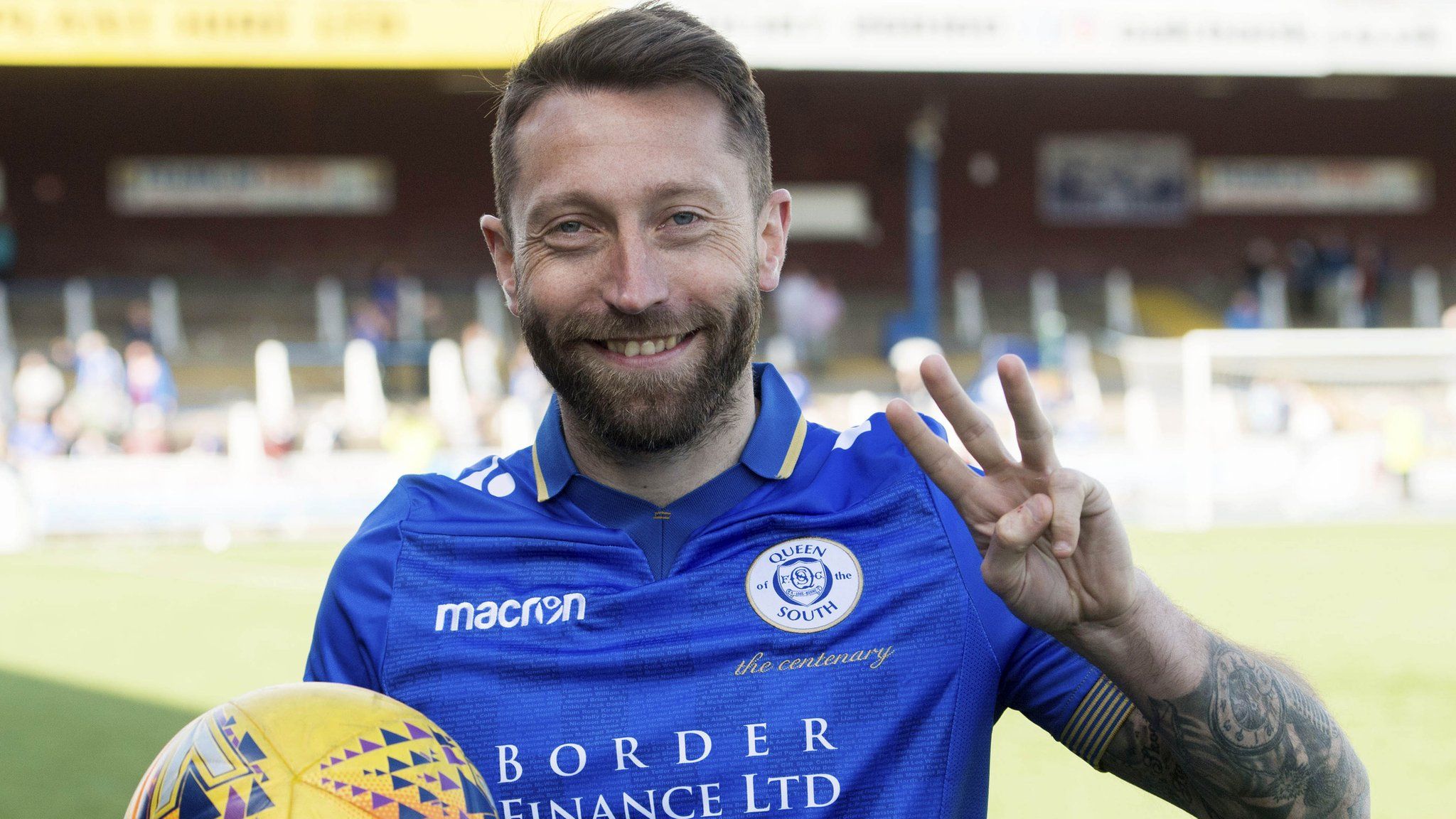 Stephen Dobbie: Fans bid farewell to Queen of the South favourite - BBC ...