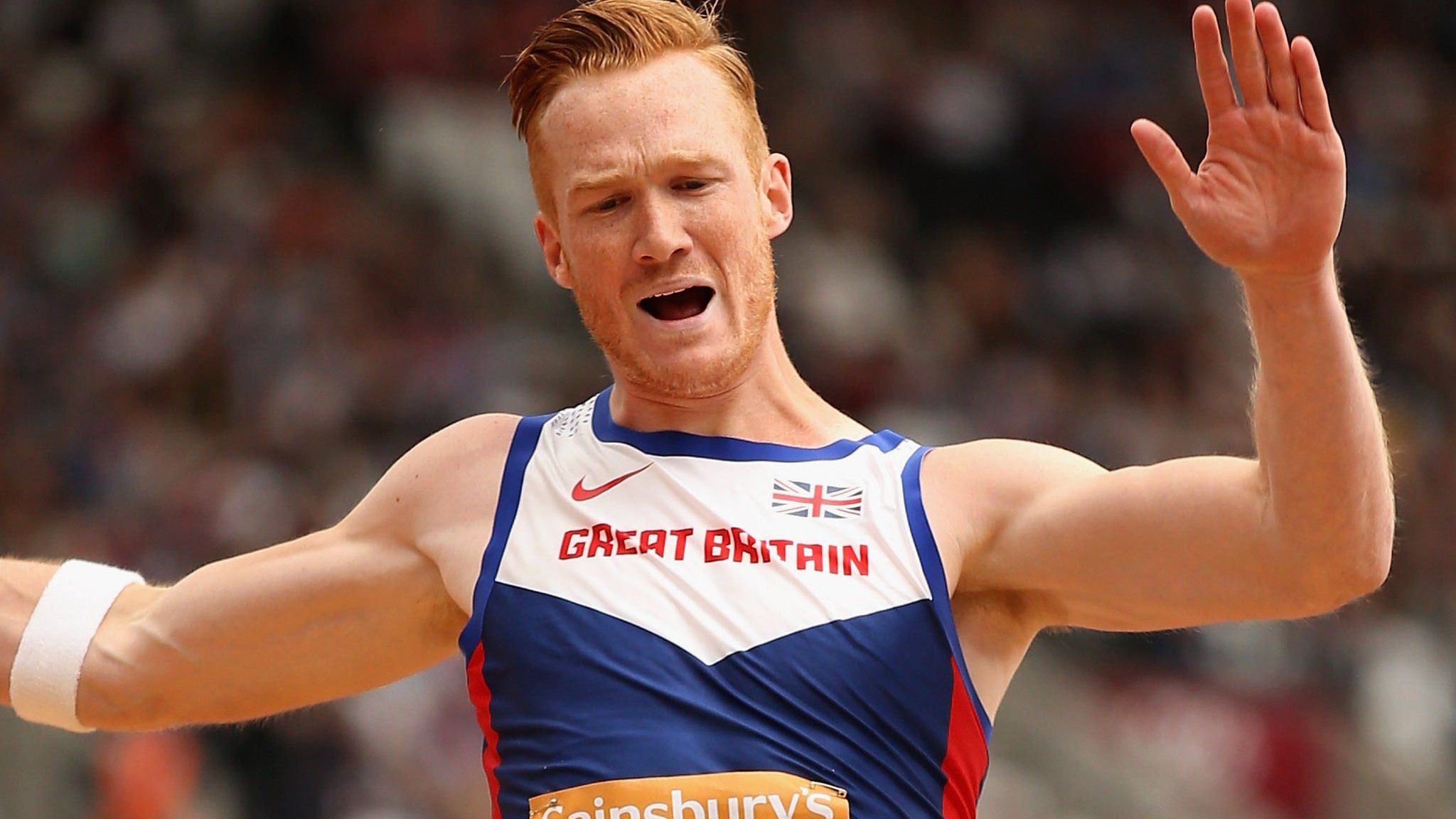 Greg Rutherford wins World Championships long jump gold - BBC Newsround