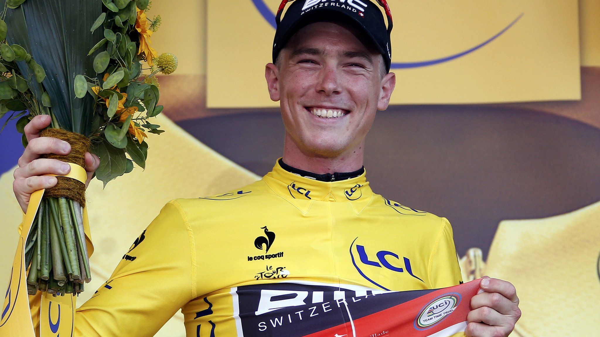 Hartson: Adam Matthews lured to Sunderland by first team football - BBC ...