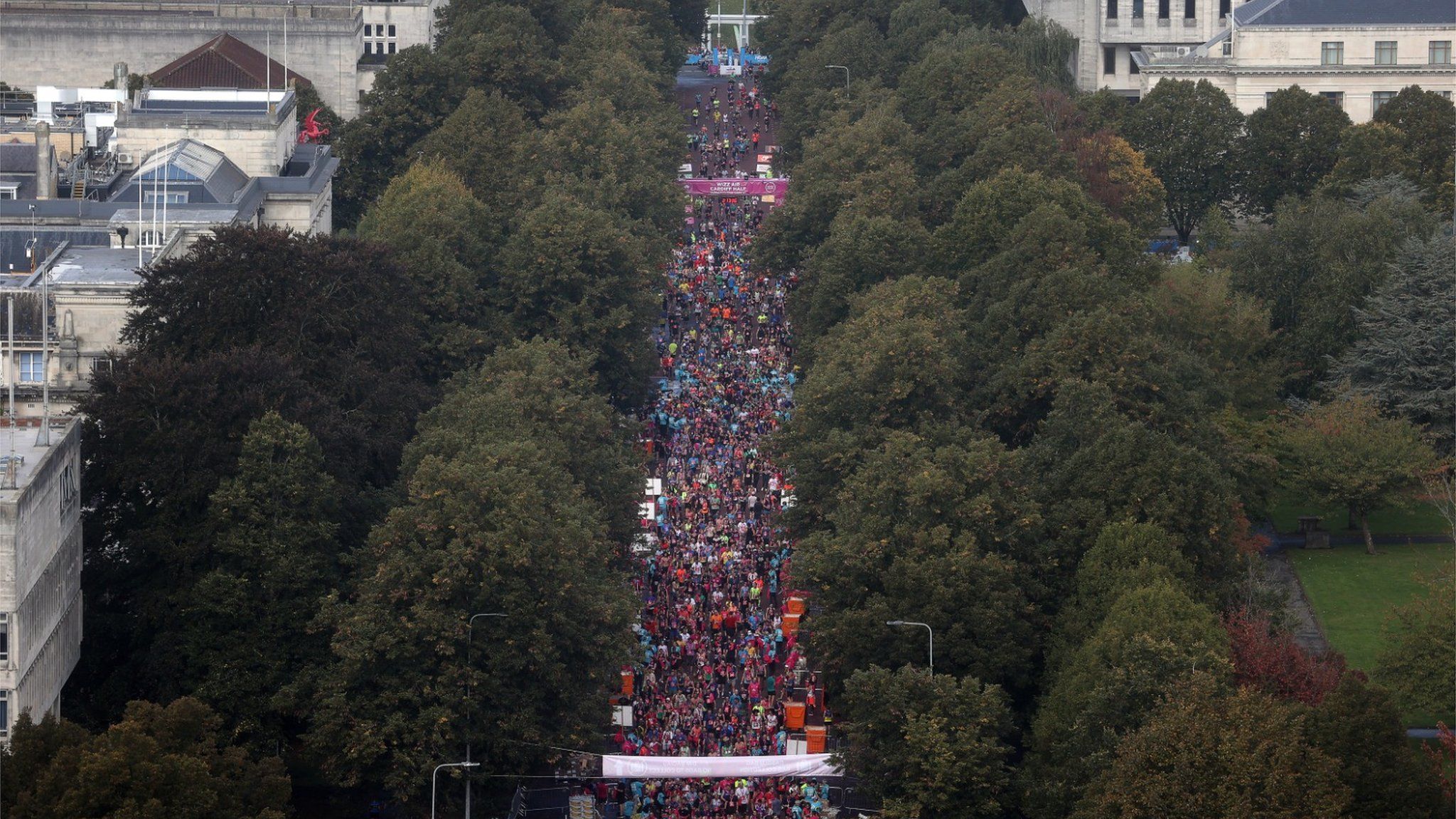 In pictures: Cardiff Half Marathon - BBC News