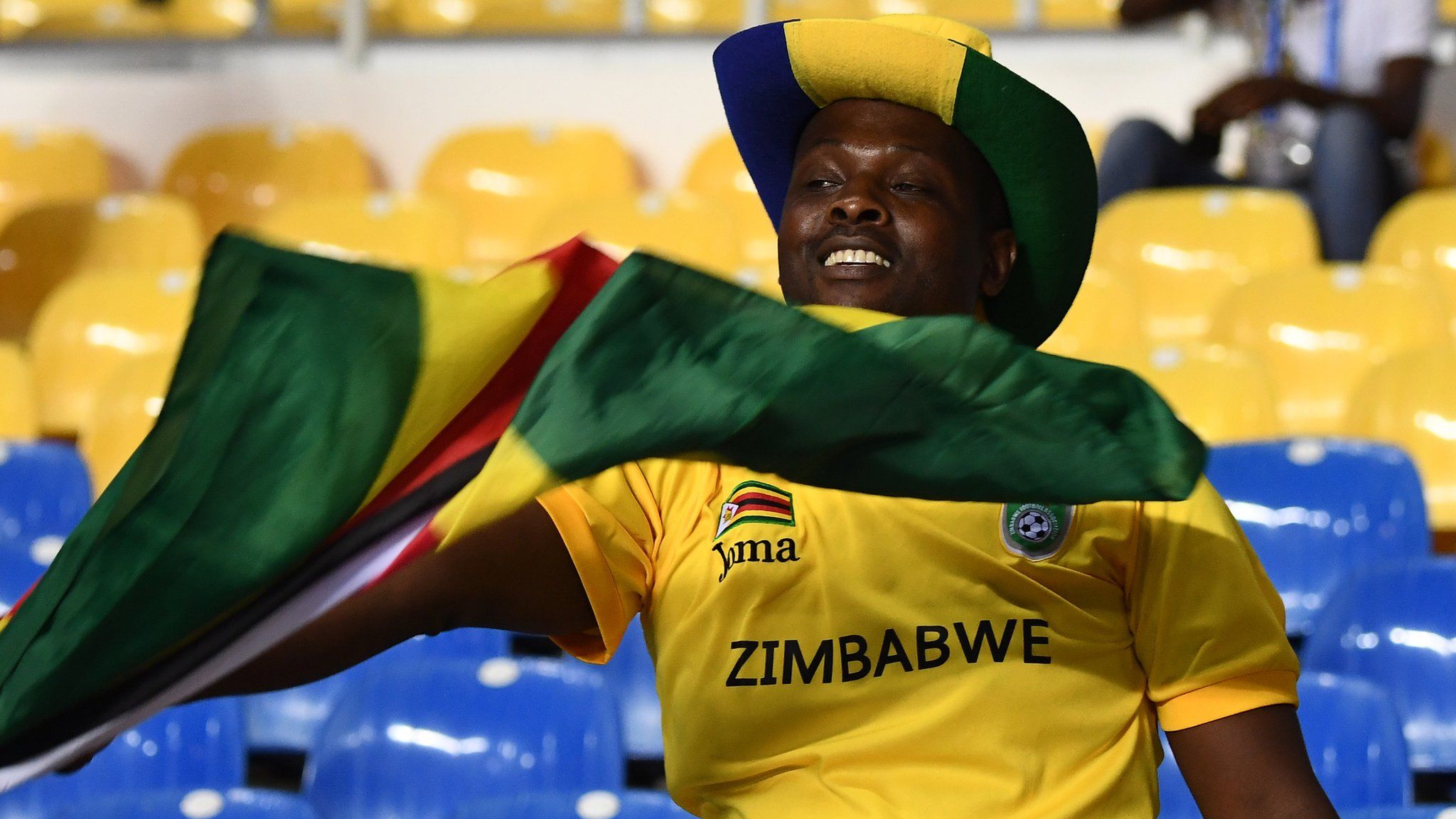 Sunday Chidzambga resigns as Zimbabwe's national team coach - BBC Sport