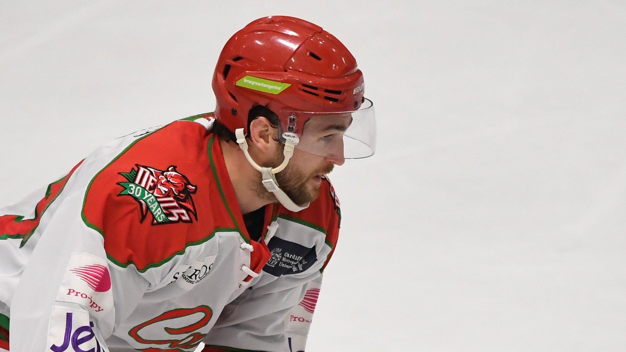 Tyson Strachan: Cardiff Devils sign former NHL defenceman - BBC Sport