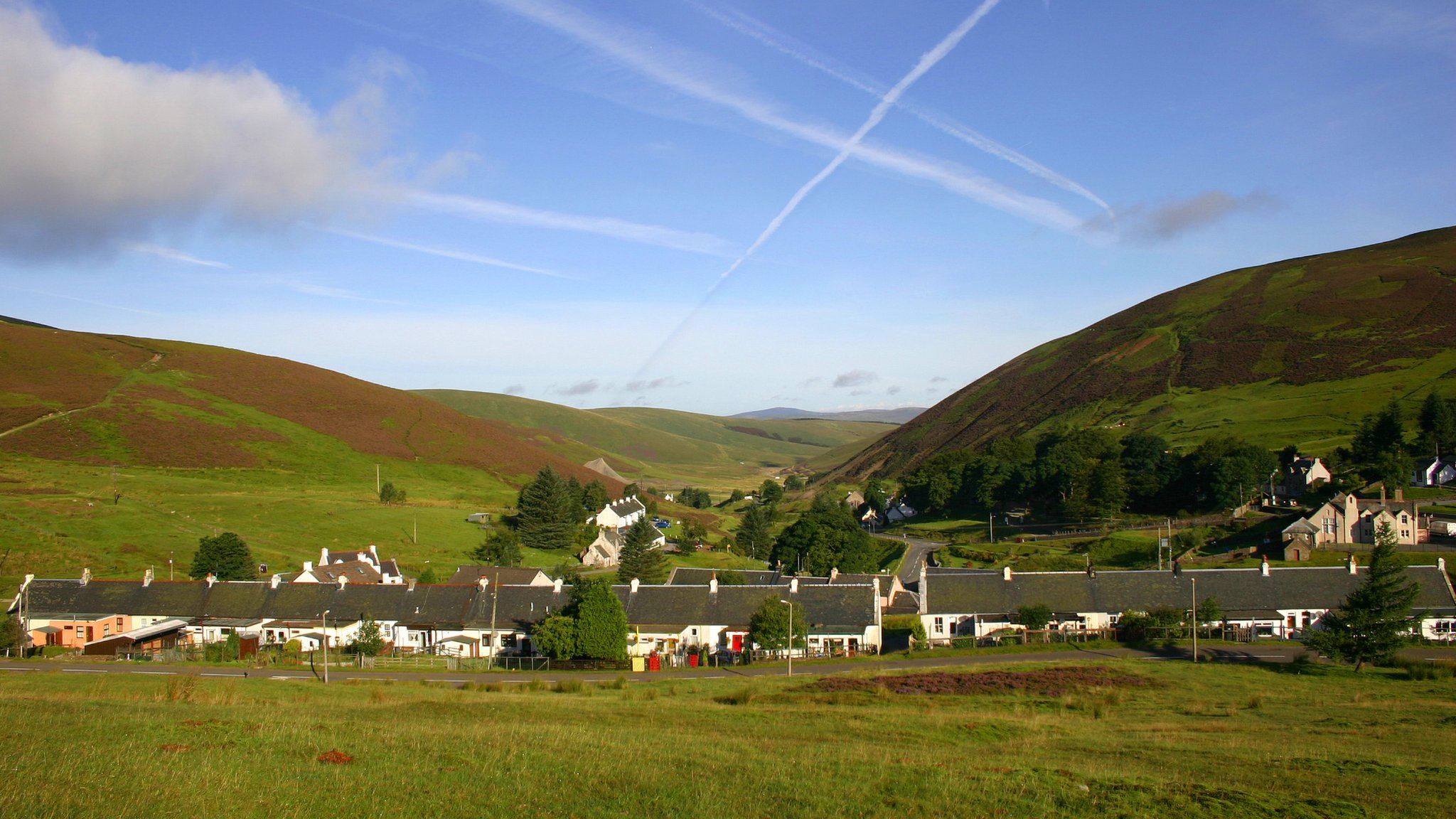 Anxious wait for Wanlockhead village land buyout hopes - BBC News